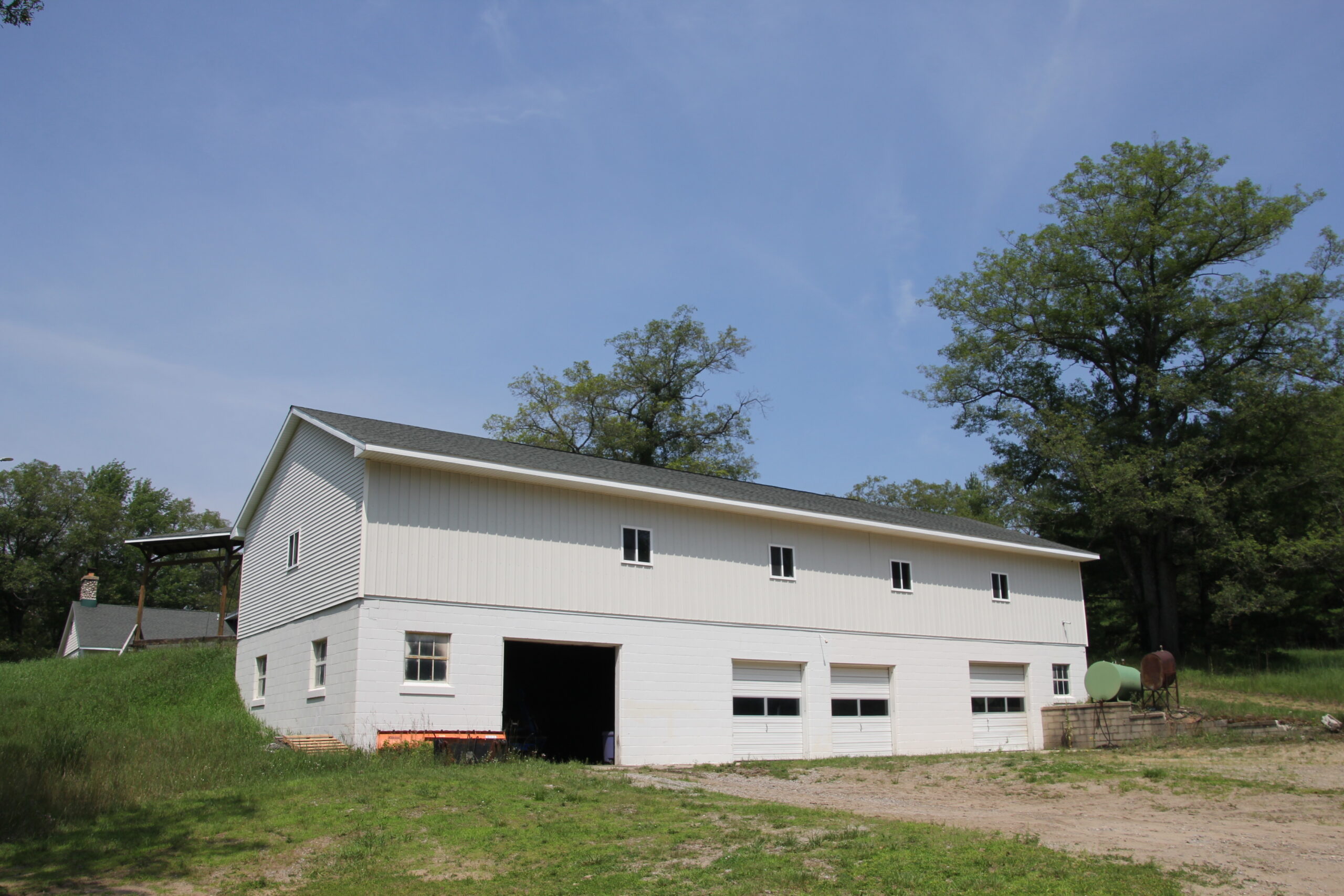 Hunting heaven: 3,000-acre property with near-lakefront lodge hits ...