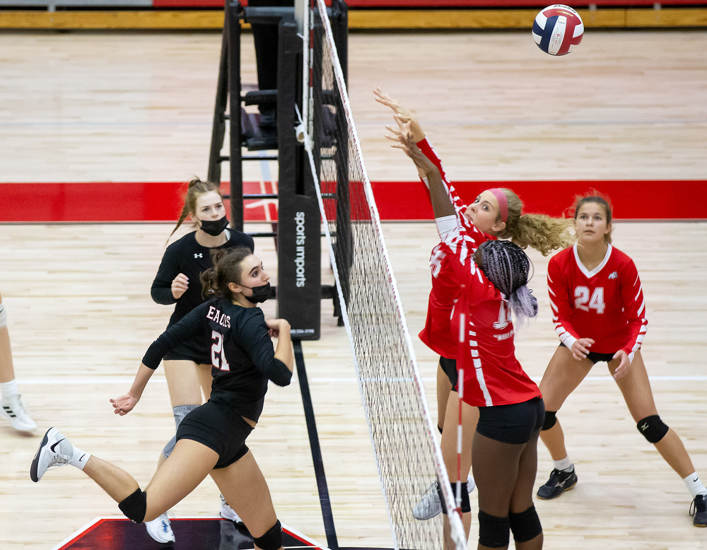 Cumberland Valley defeats Wilson 3-1 in District 3-4A girls high school volleyball semifinal ...