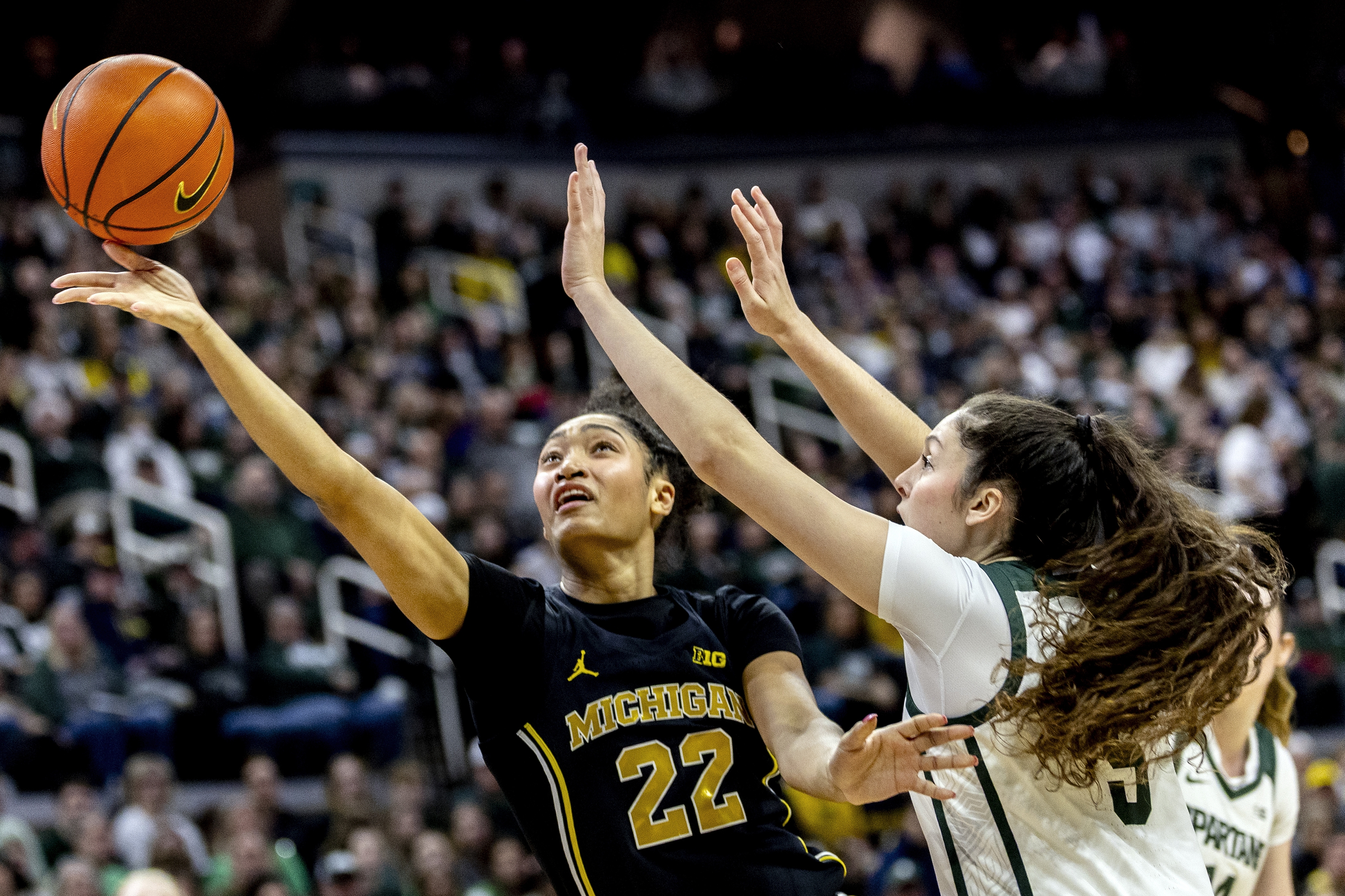 Michigan, Michigan State women's basketball face off in nationally ...