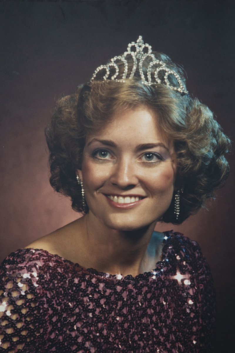 Former pageant queen reunited with her portrait from the 1980's - mlive.com