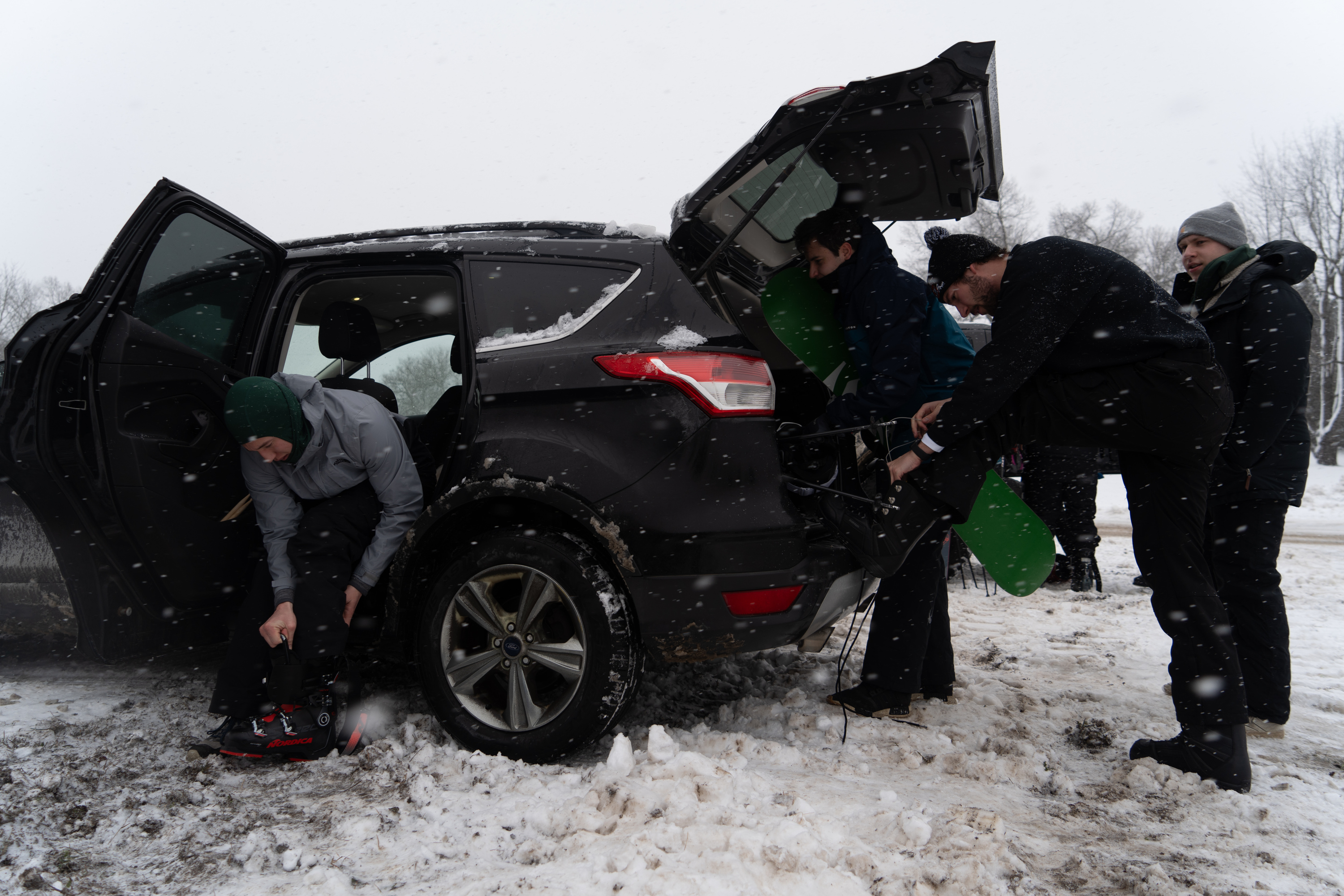 Shovels, Snowboards and Slush: Genesee accumulates 5 inches of snow in ...