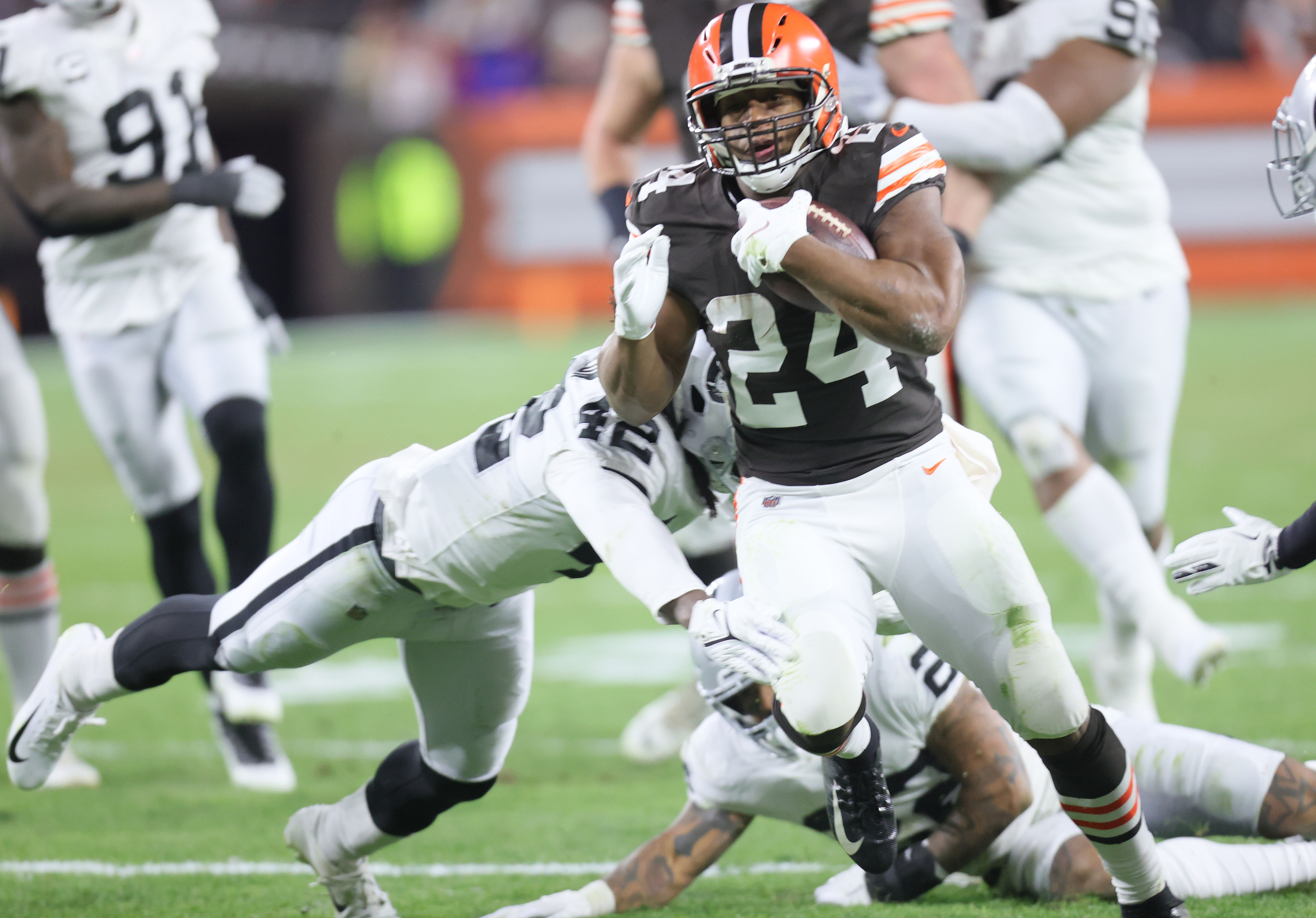 Cleveland Browns running back Nick Chubb vs. Las Vegas Raiders ...