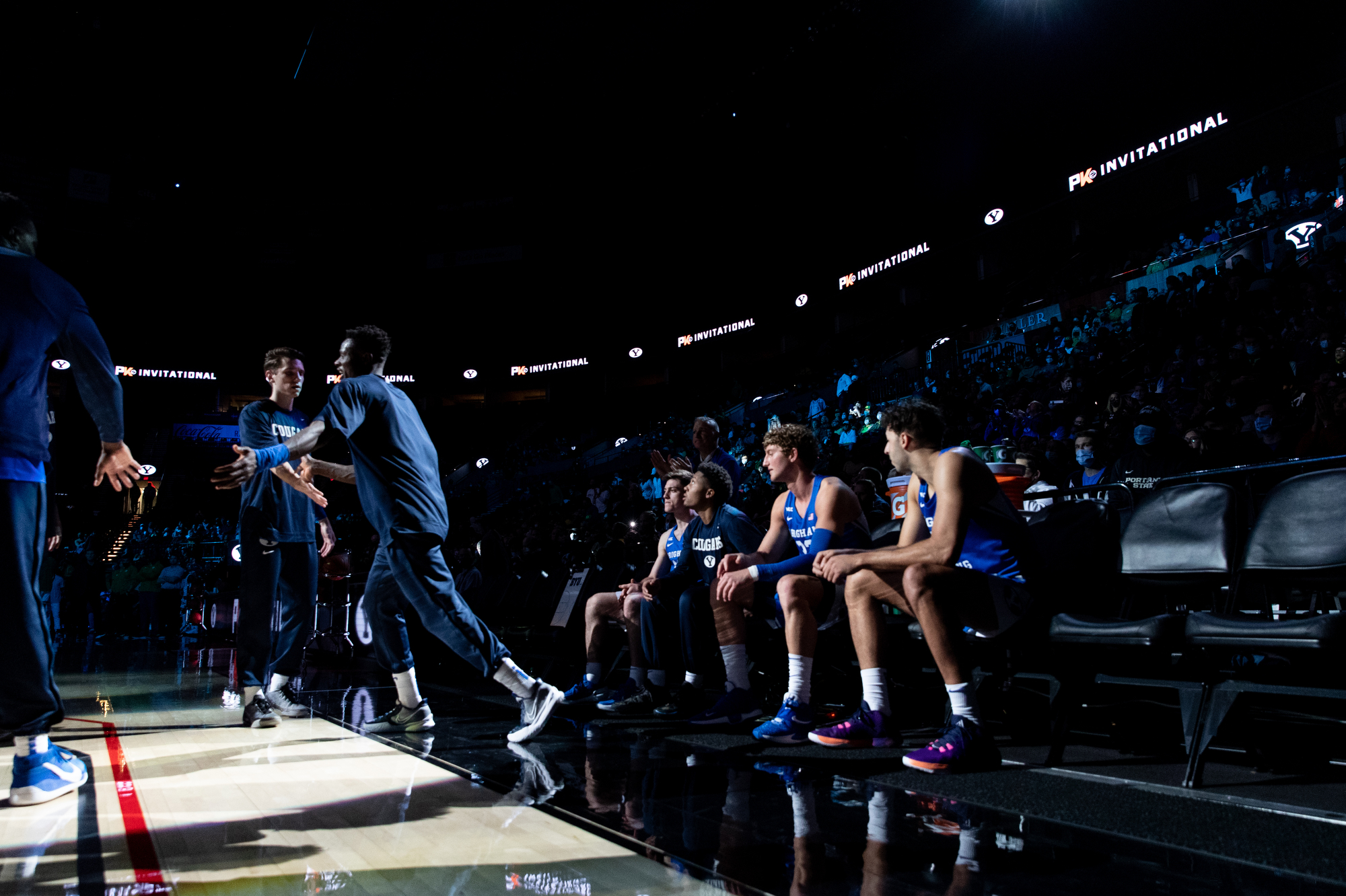 No. 12 Oregon Ducks vs. BYU in Phil Knight Invitational, Nov. 16, 2021 ...
