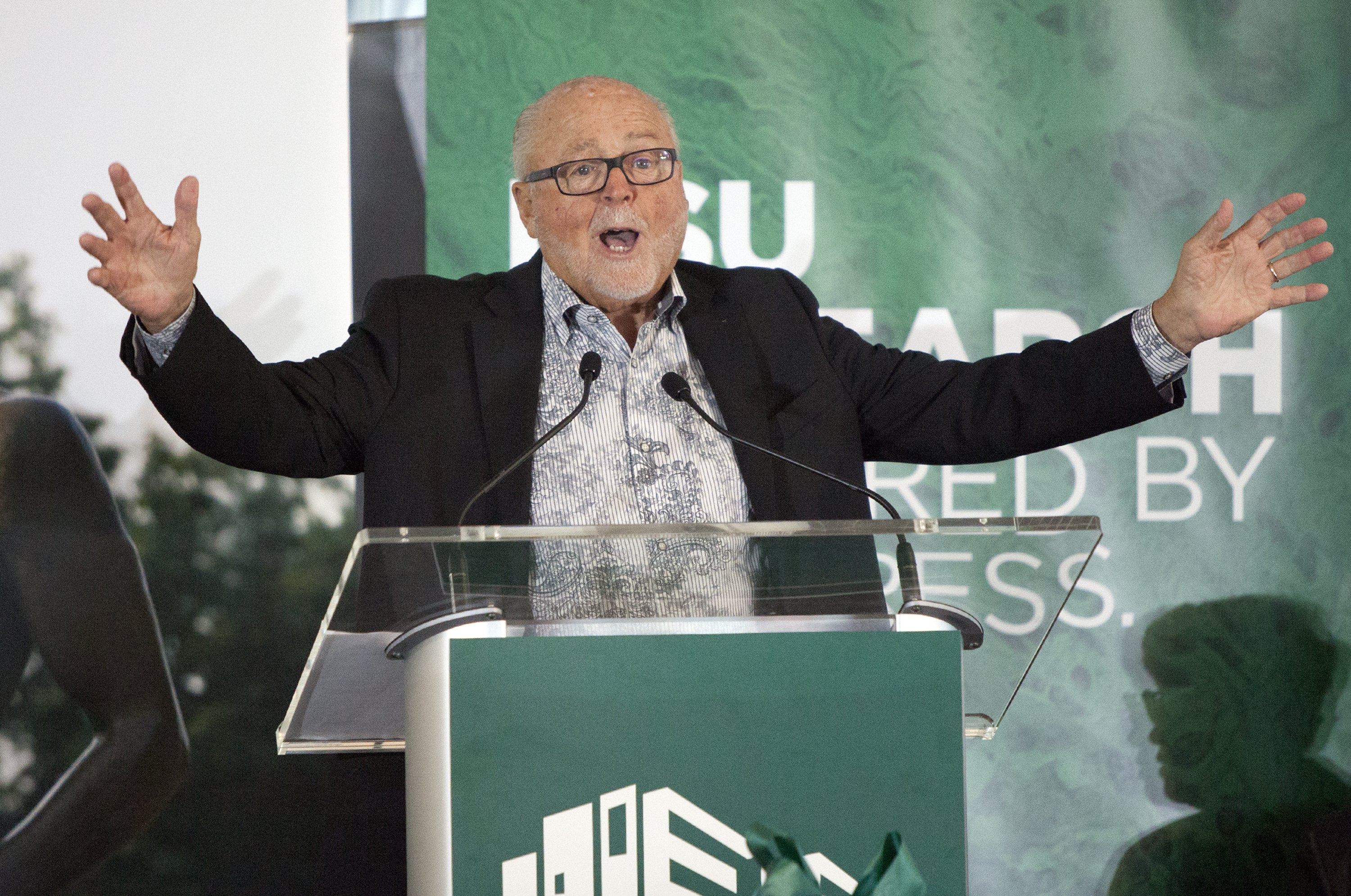 Grand Rapids philanthropist, former U.S. Ambassador Peter Secchia dies ...