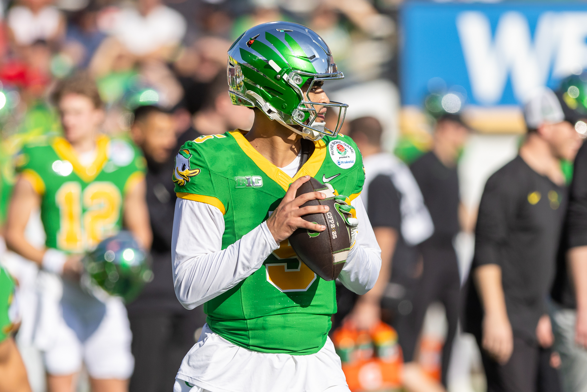 No. 1 Oregon Ducks vs. No. 8 Ohio State Buckeyes CFP quarterfinal at ...