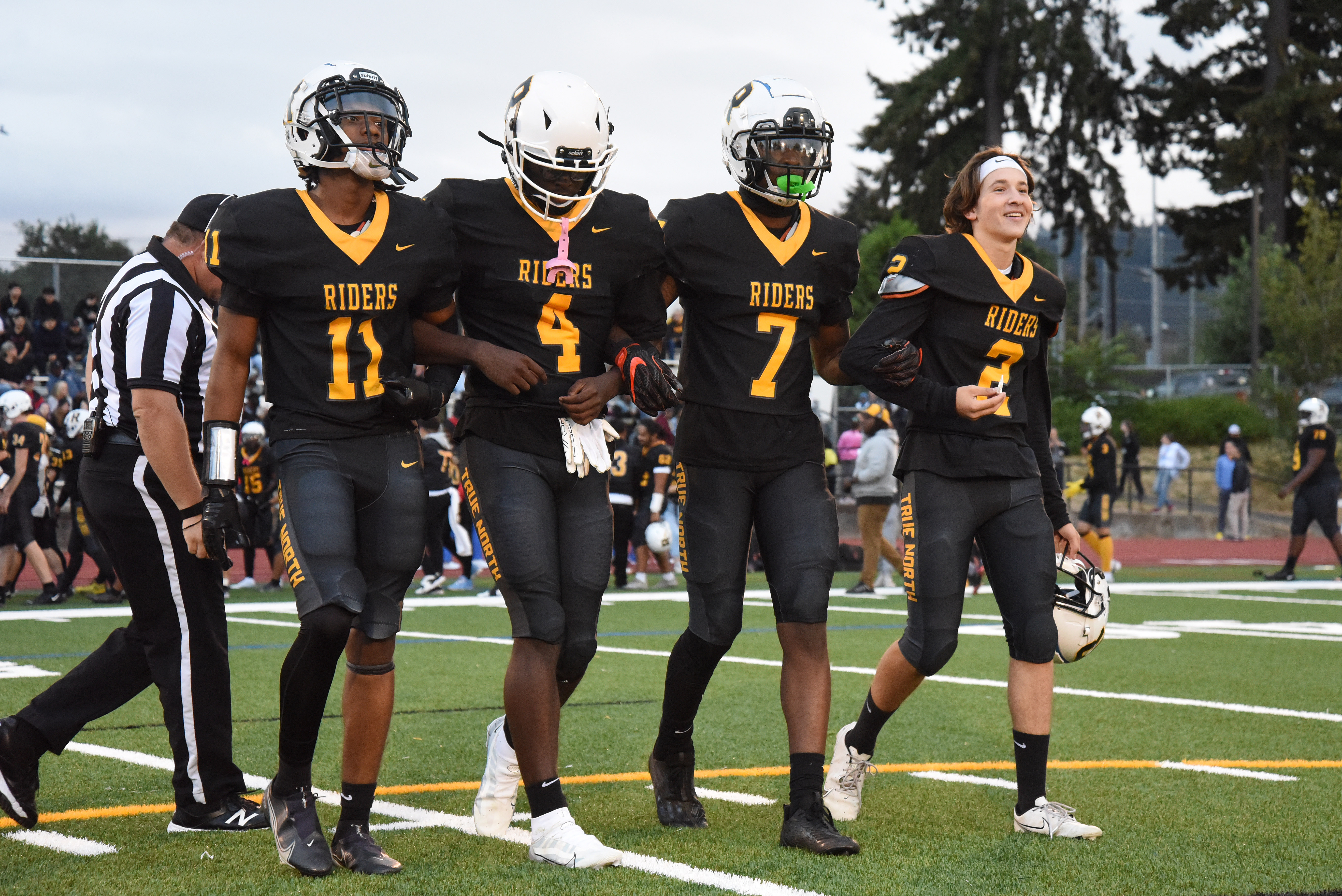 Jefferson Democrats vs Roosevelt Roughriders football - oregonlive.com