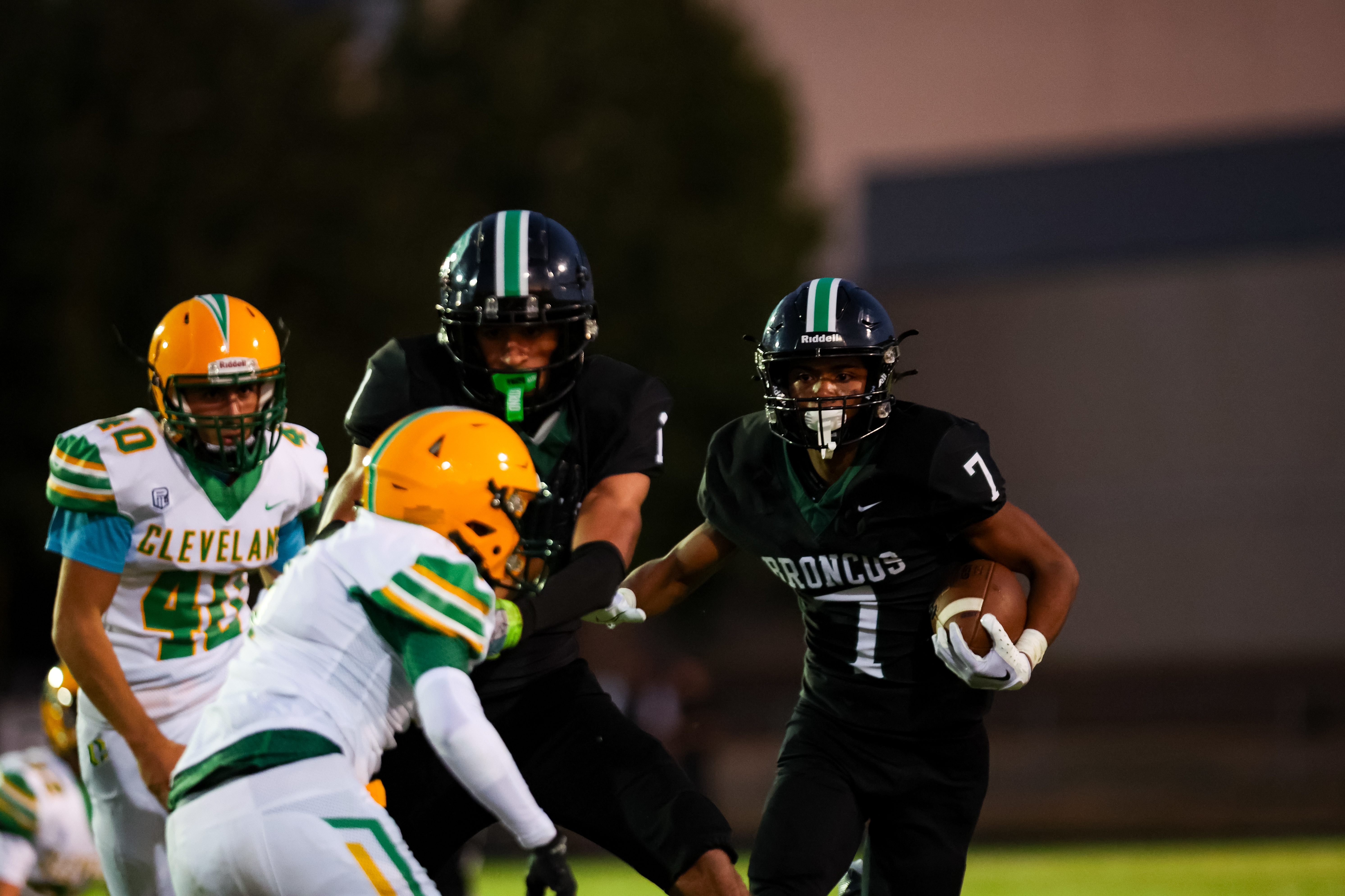 Oregon high school football: Cleveland Warriors vs Parkrose Broncos ...