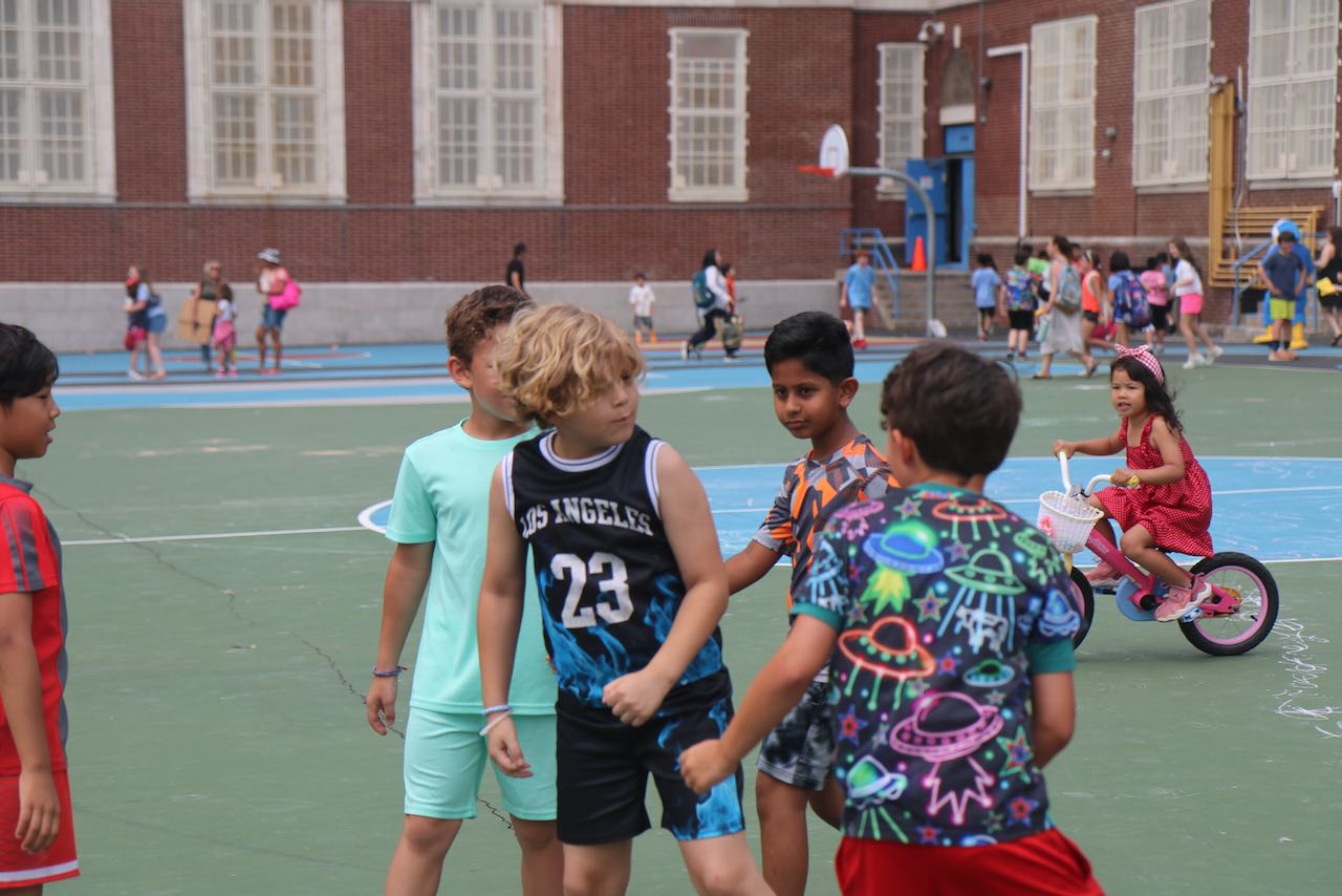 Staten Island students celebrate last day of NYC public school - silive.com