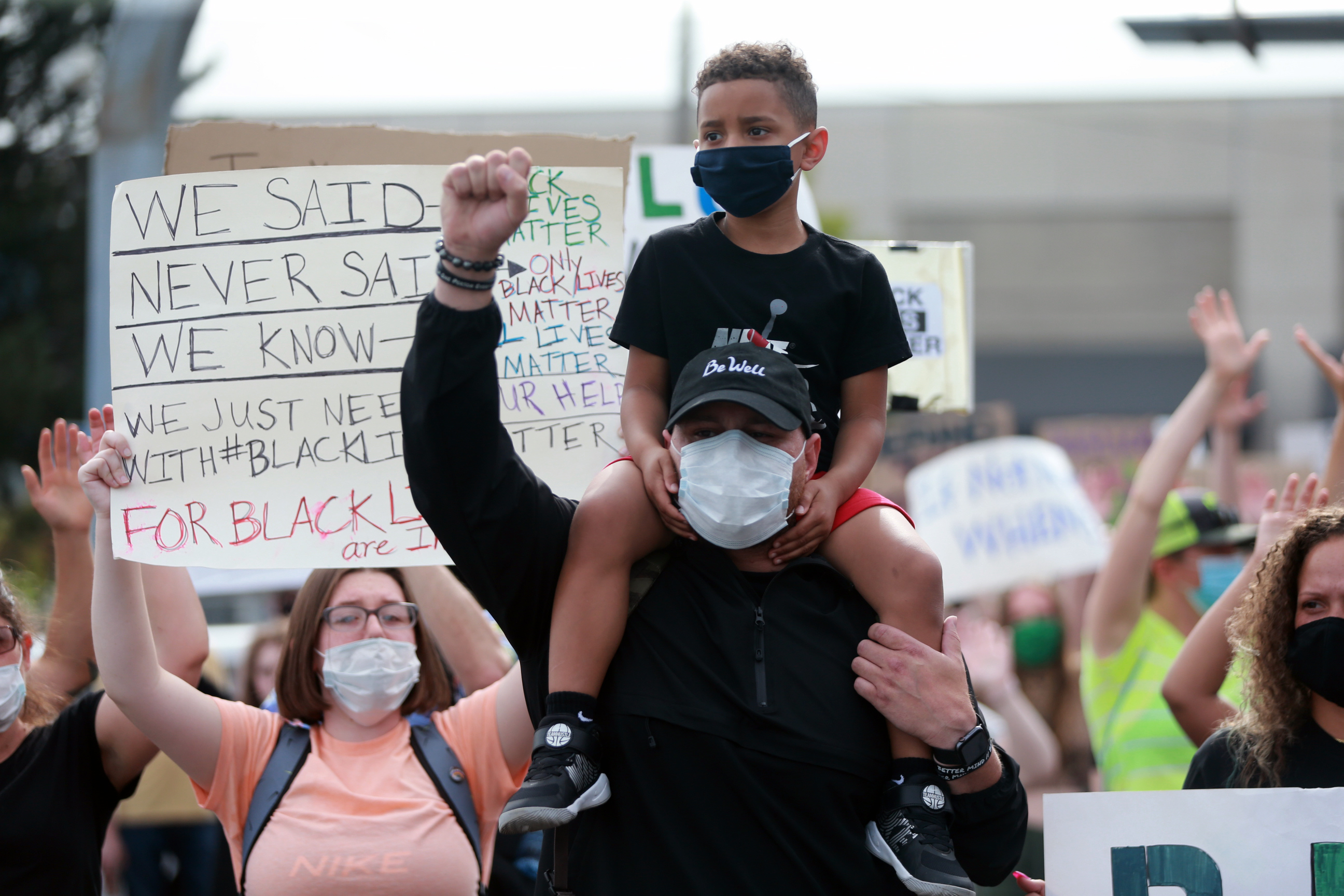 Protesters march on Interstate Bridge - oregonlive.com