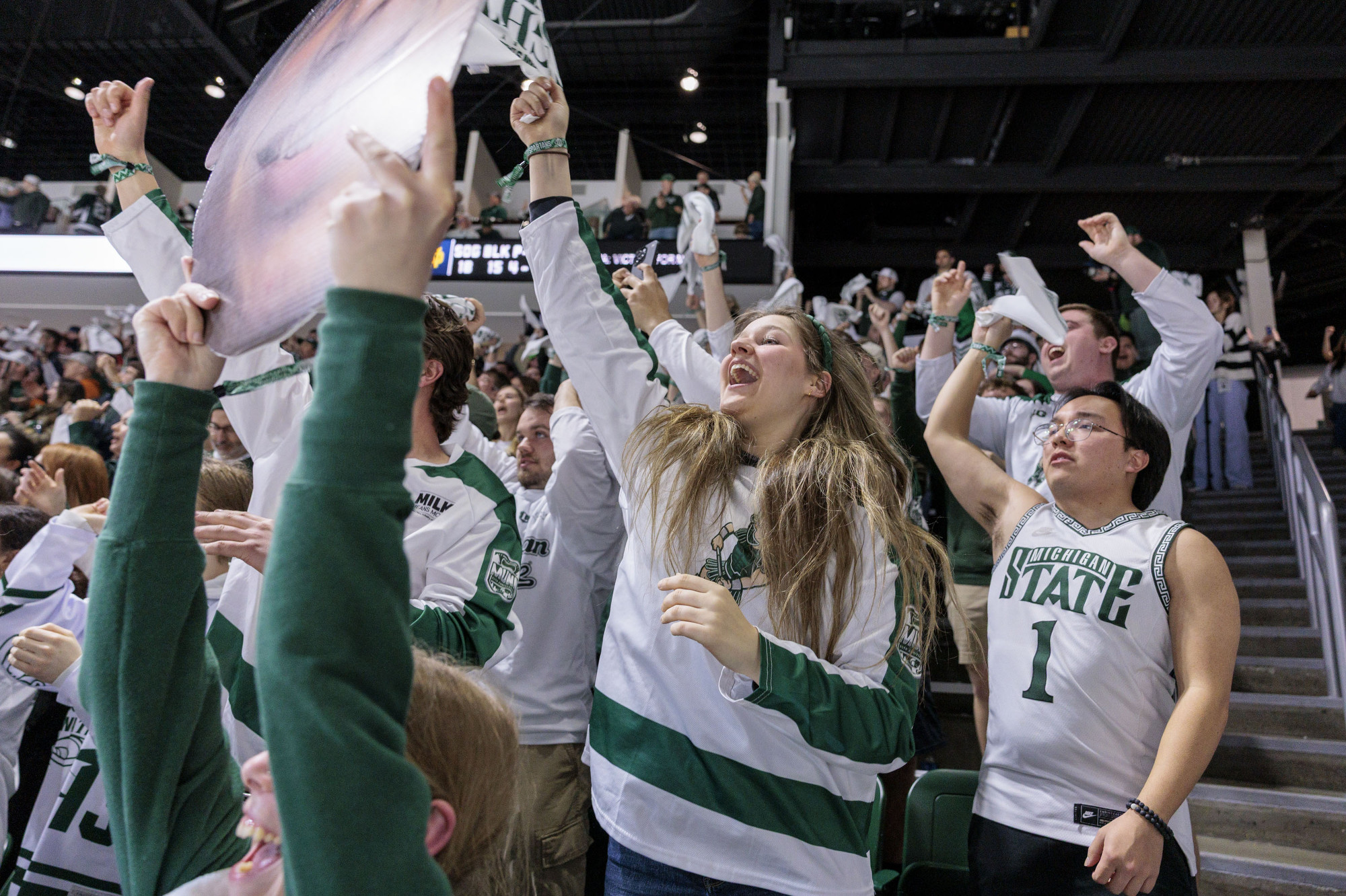 Michigan State hosts Notre Dame for Big Ten hockey tournament semifinal ...
