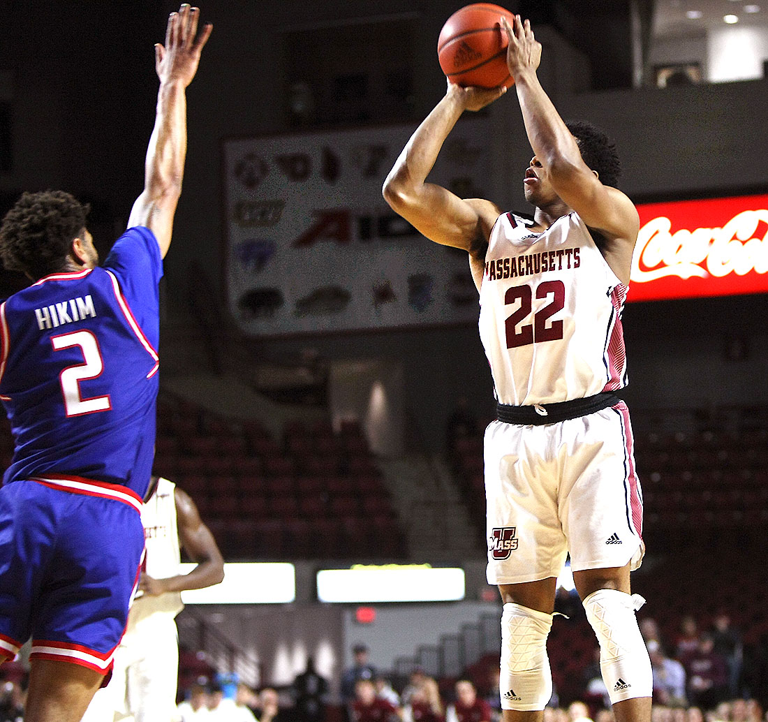 UMass Men's Basketball vs UMass Lowell 12/8/22 - masslive.com