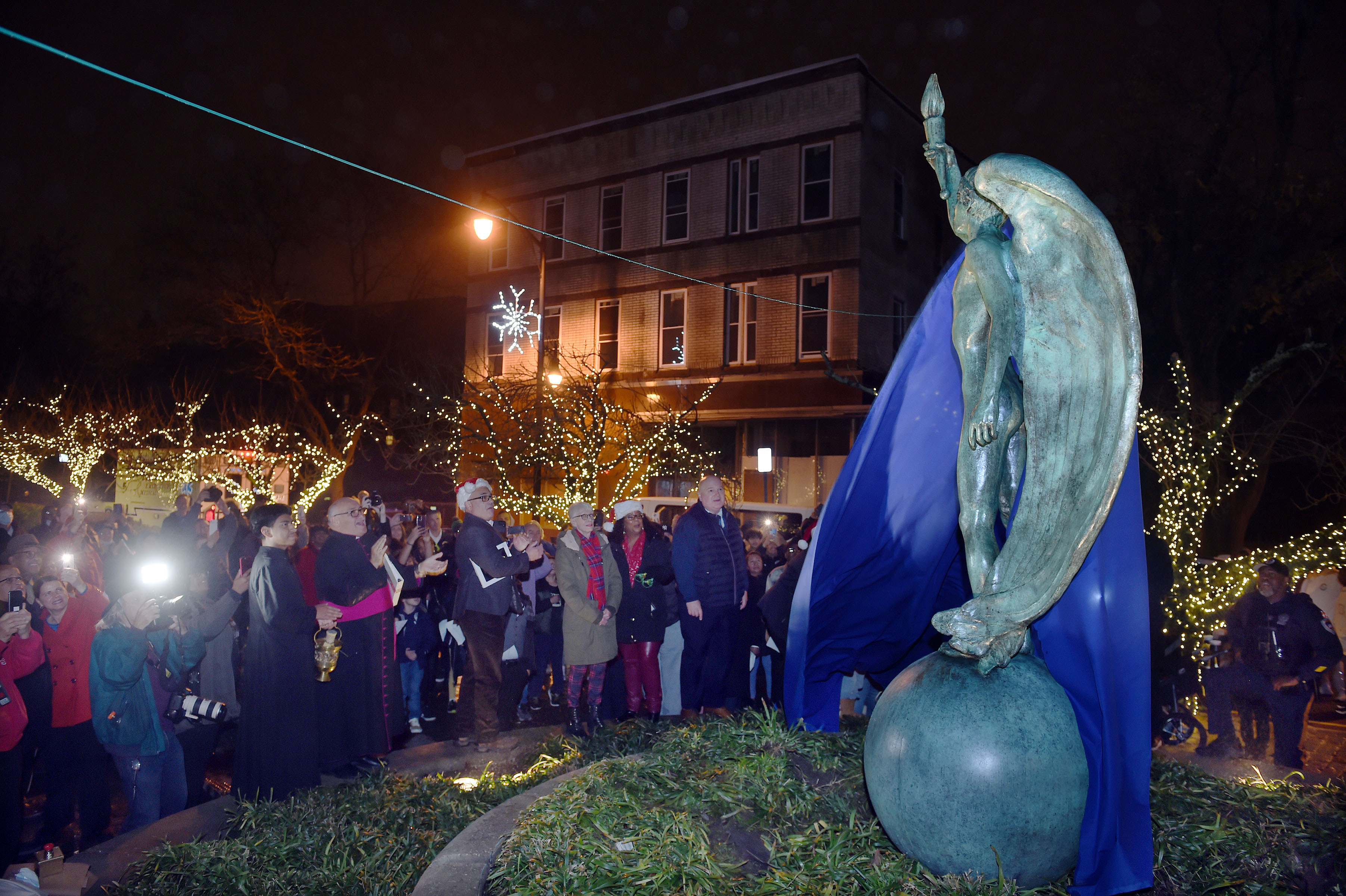Trenton City Hall Tree Lighting - nj.com