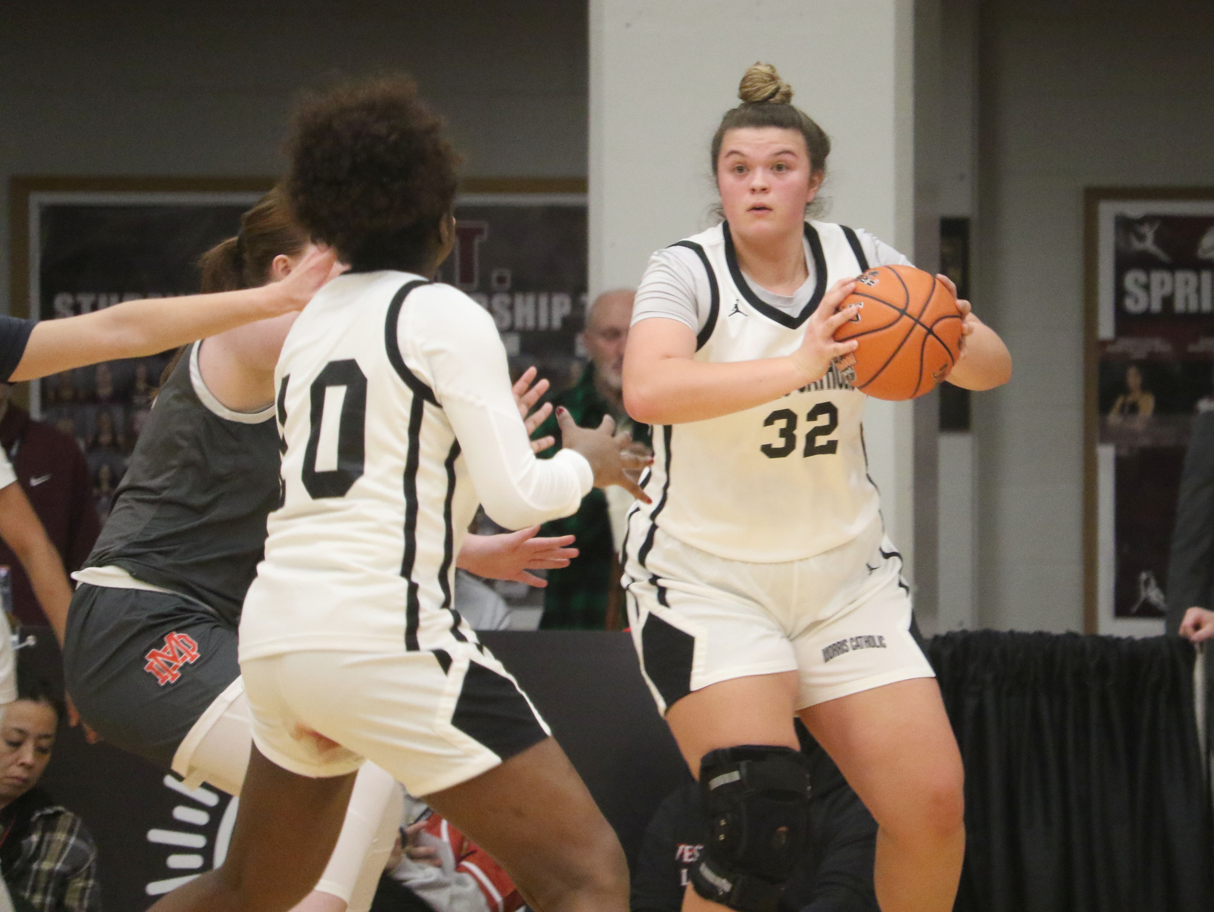 Morris Catholic vs. Mater Dei at Hoophall Classic - masslive.com