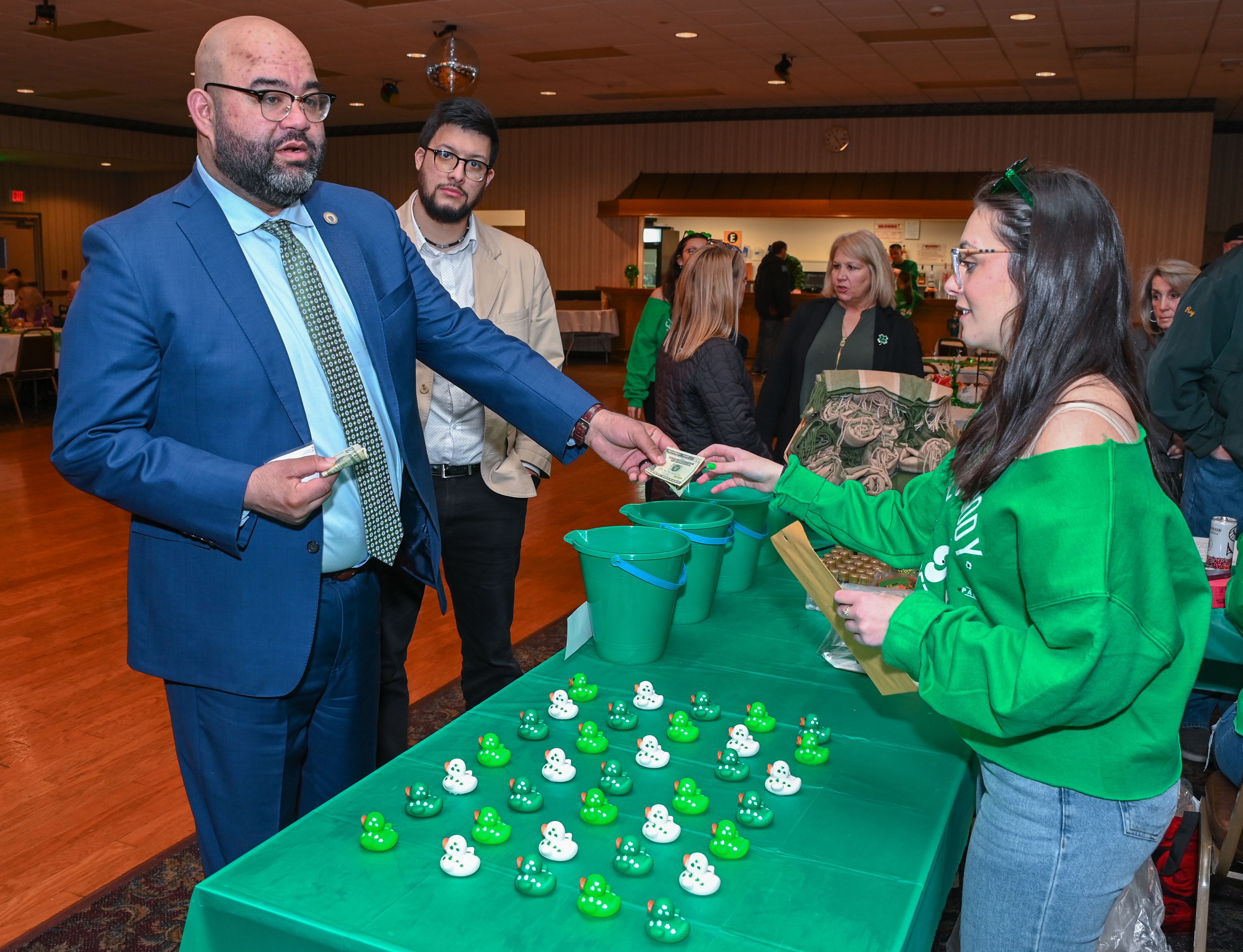 Chicopee St. Patrick’s Parade Committee hosts Irish Night - masslive.com