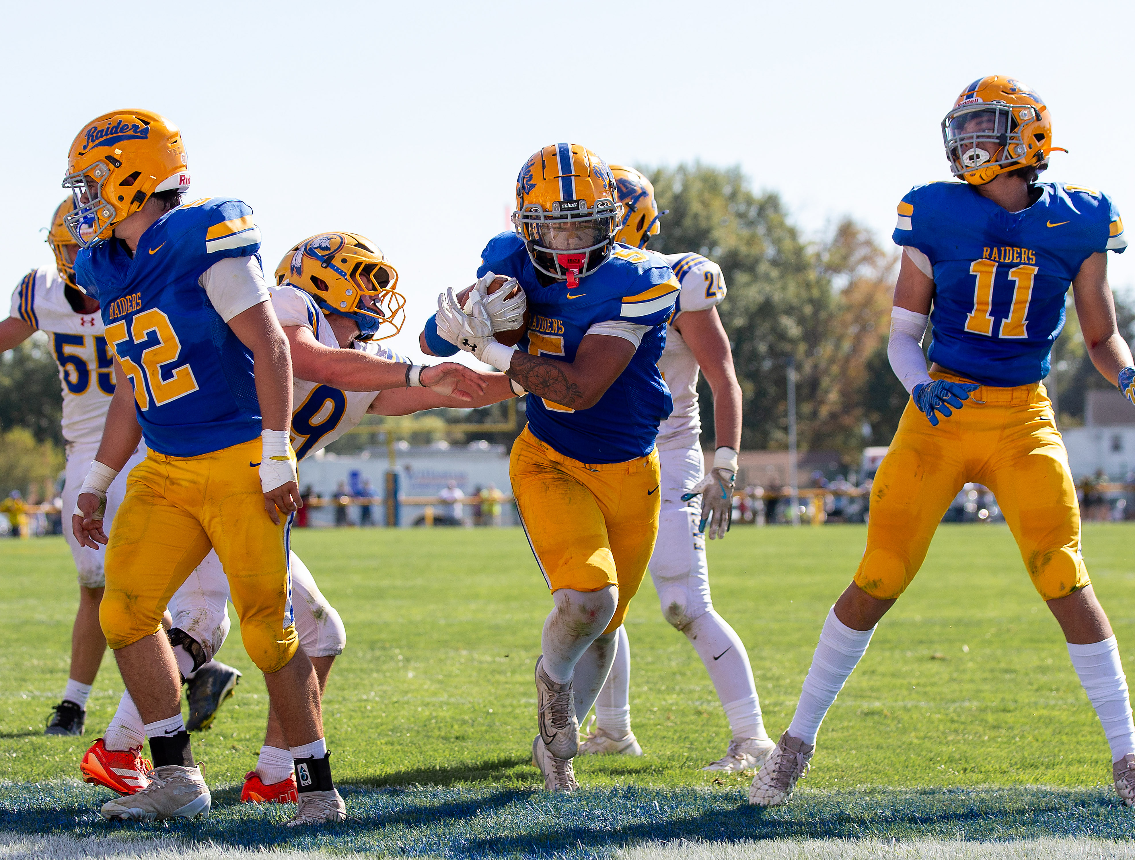 Line Mountain defeats Middletown 27-26 in high school football ...