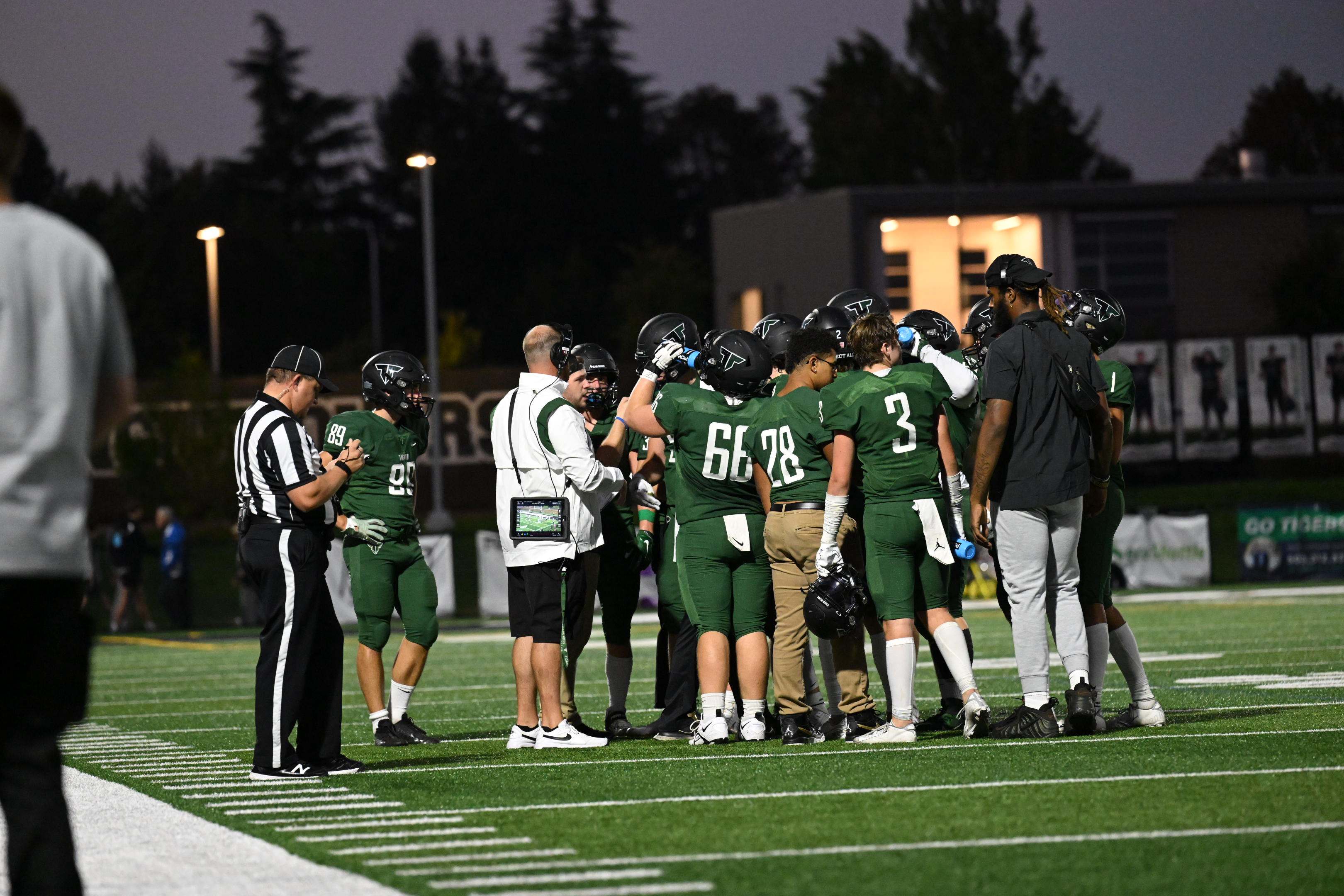 Tigard Tigers vs Liberty Falcons football - oregonlive.com