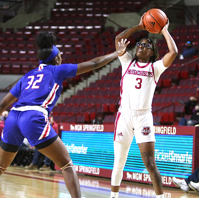 UMass Women's Basketball vs UMass Lowell 12/5/21 - masslive.com
