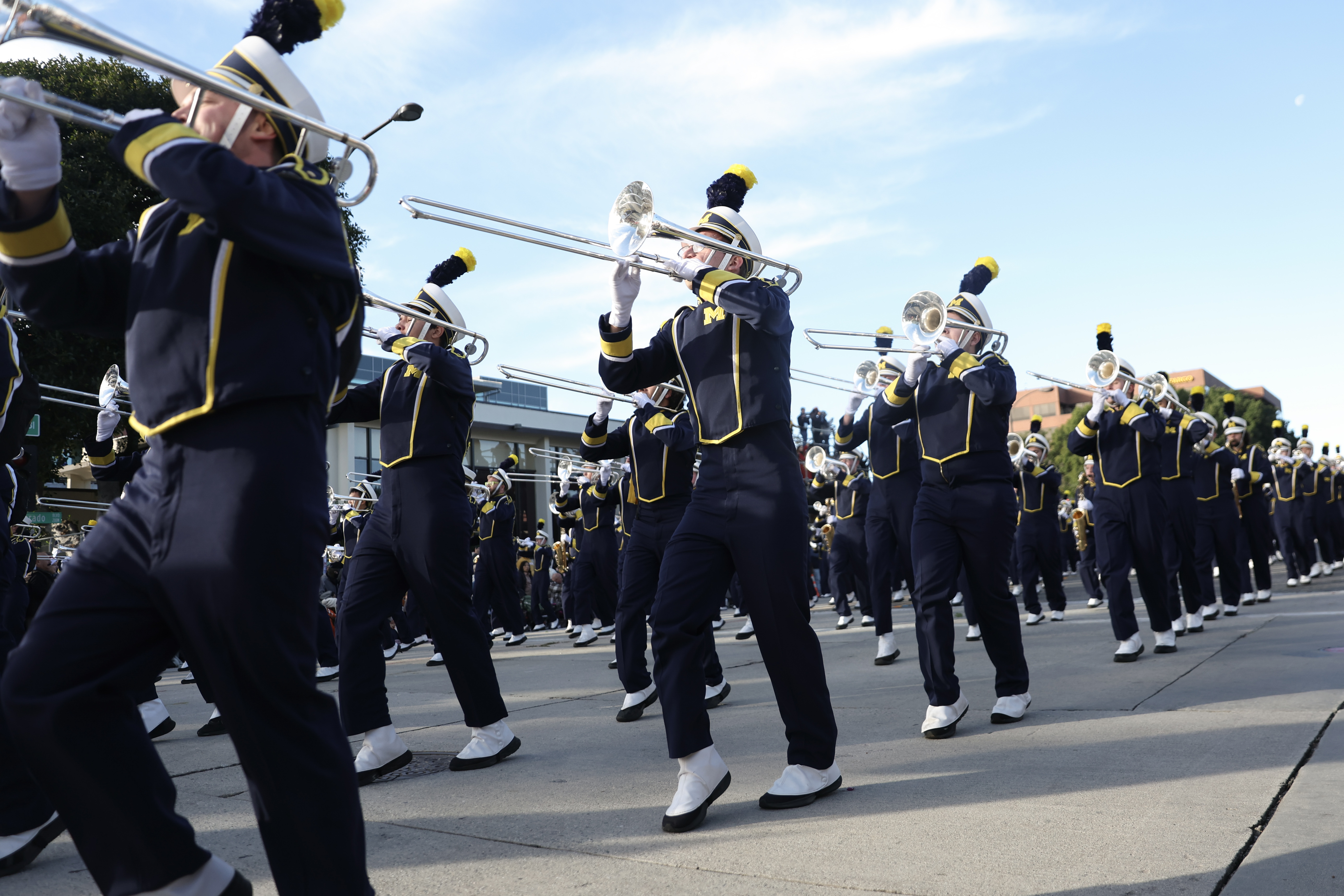 Michigan marching band marches in Rose Bowl Parade - mlive.com