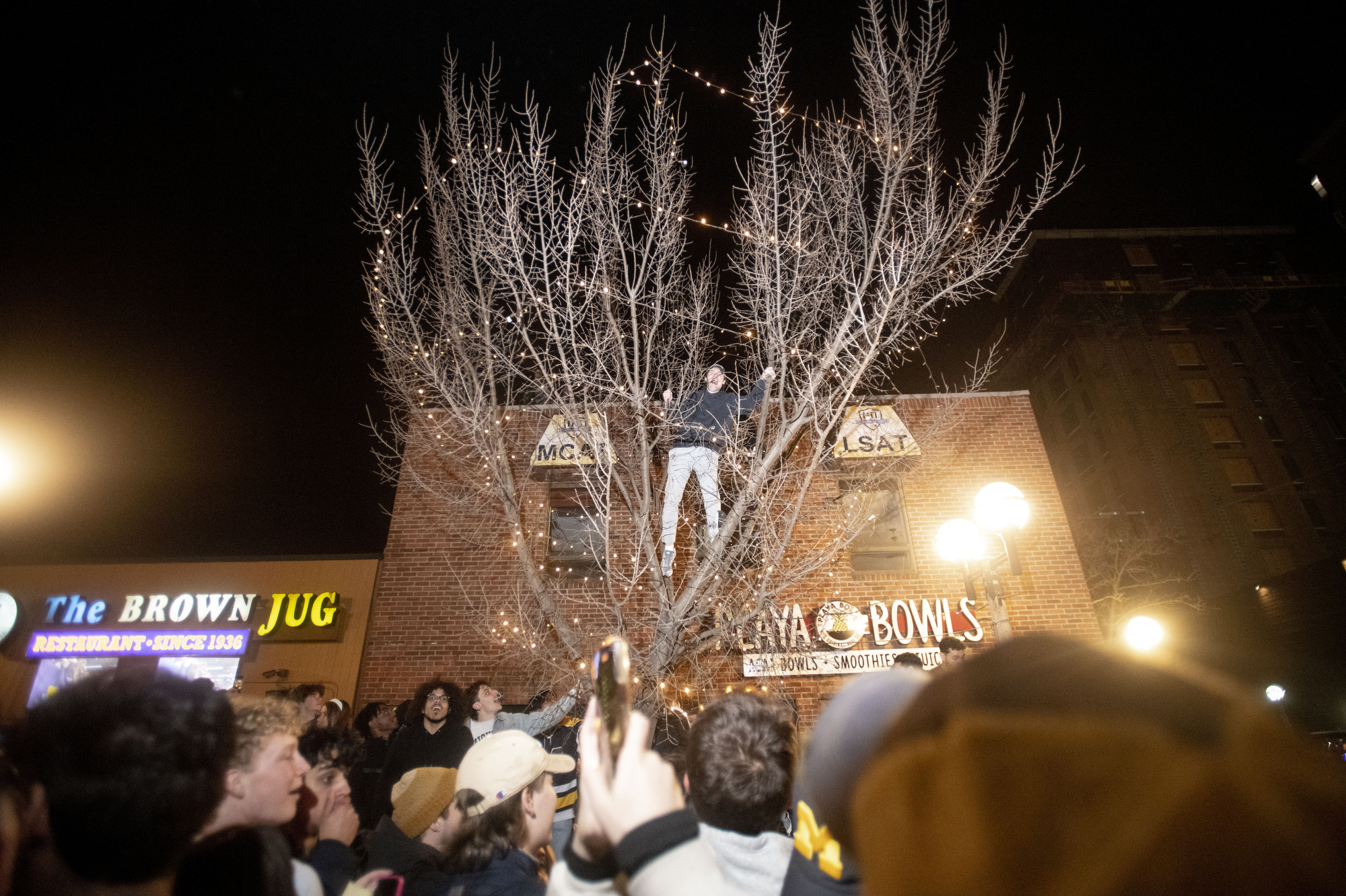Fans celebrate in Ann Arbor after Michigan football wins national ...