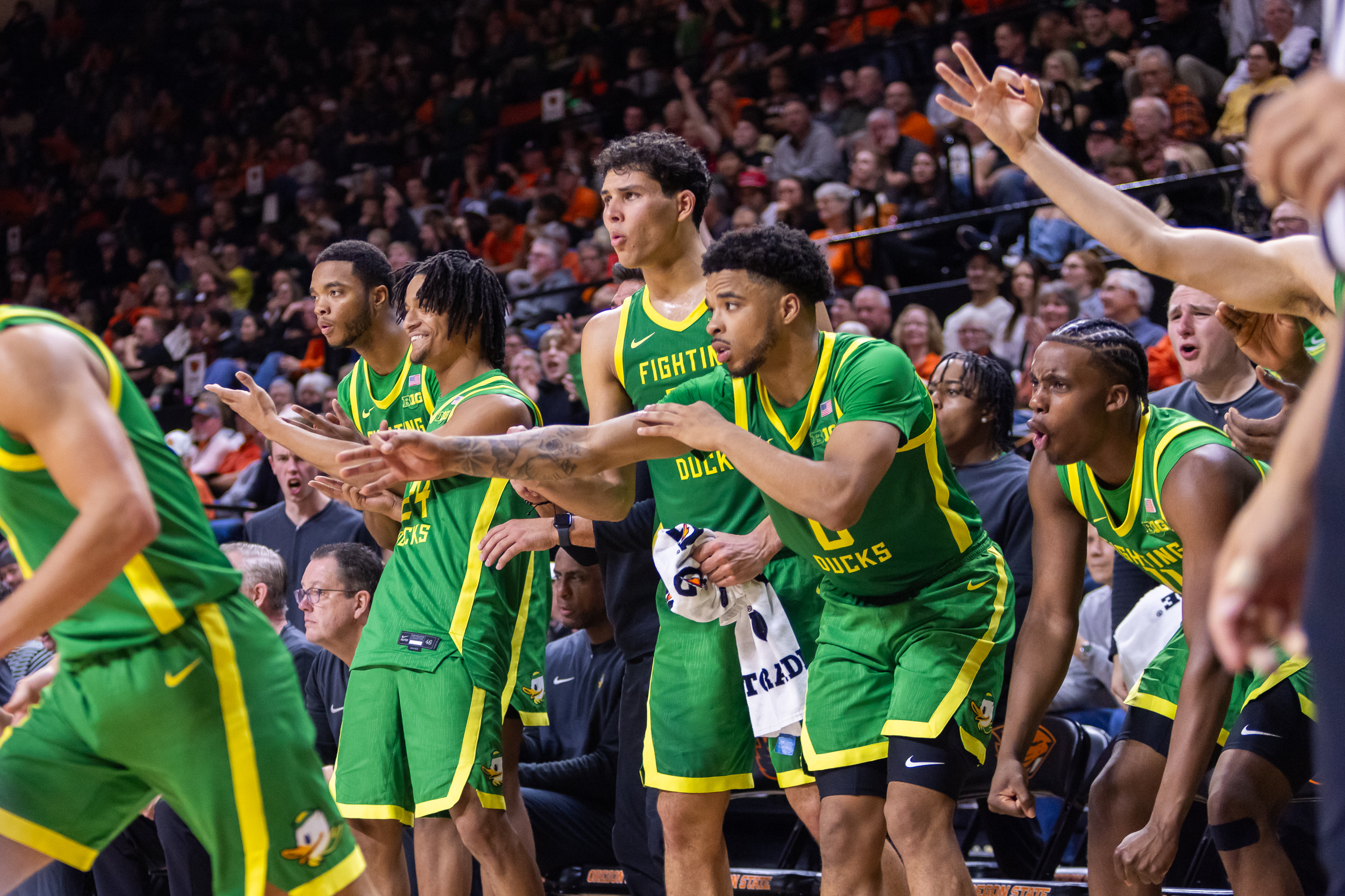 Oregon Ducks vs. Oregon State Beavers men’s basketball: Nov. 21, 2024 ...