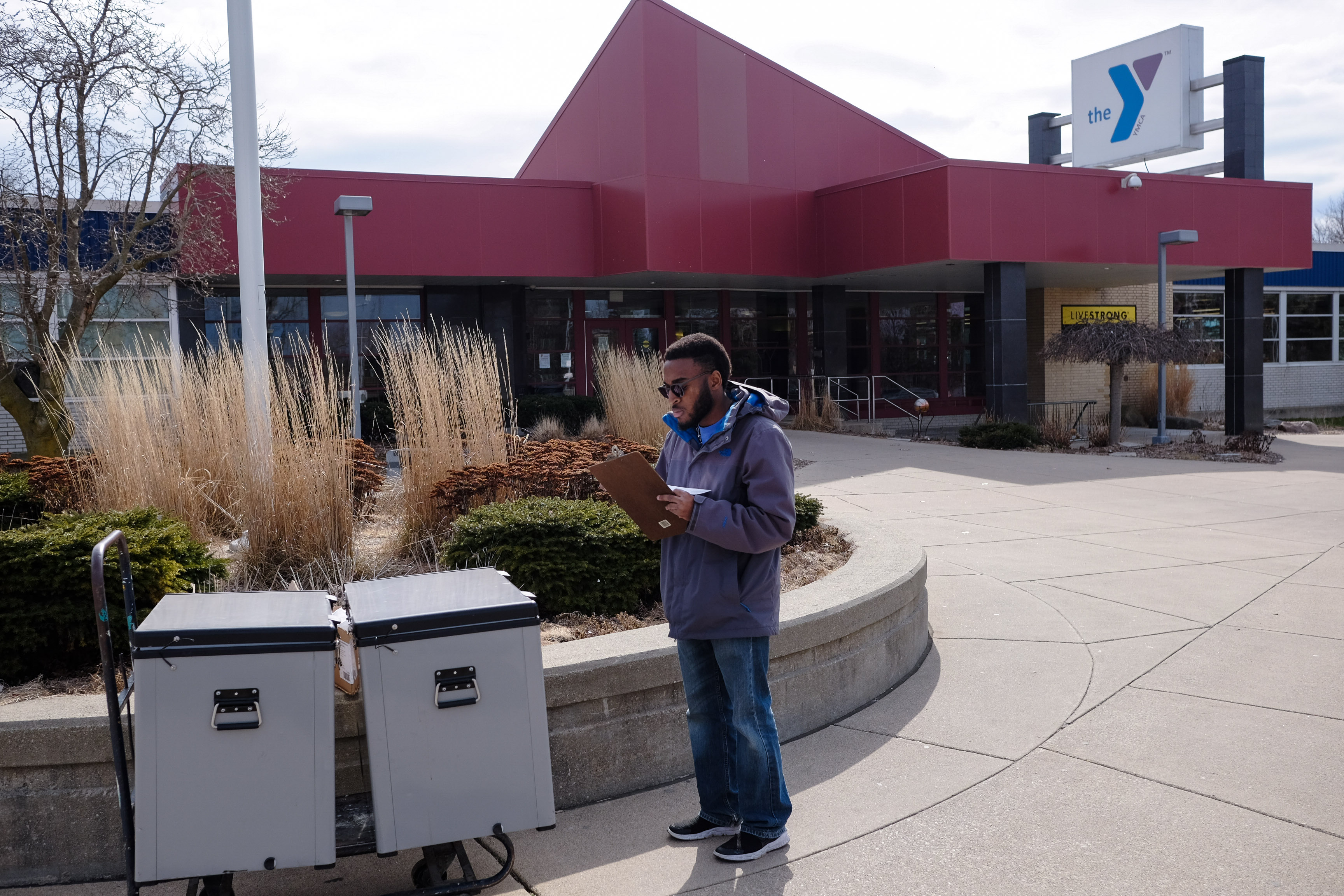 Food distribution underway throughout Saginaw - mlive.com