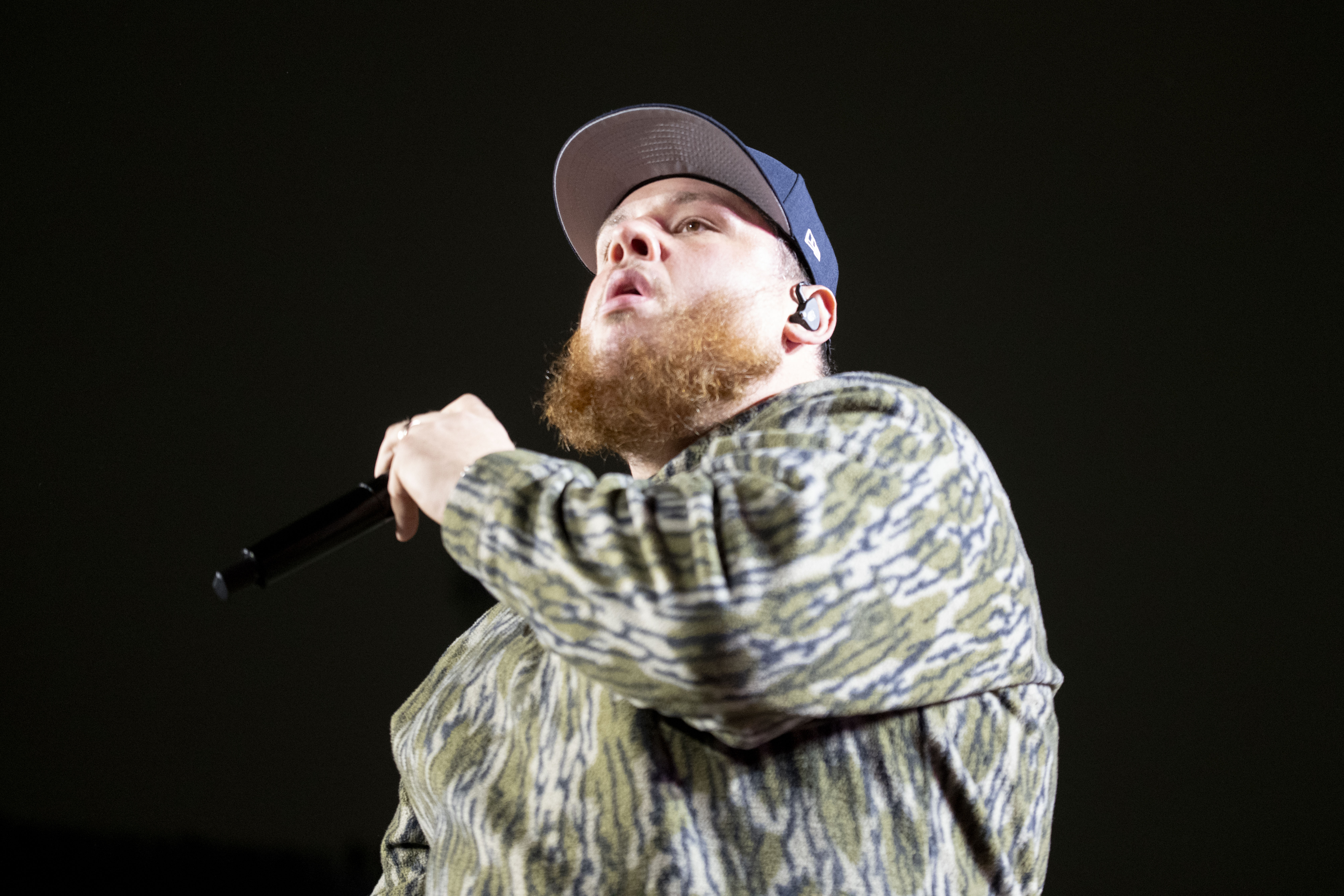 Luke Combs plays at Beaver Stadium - pennlive.com