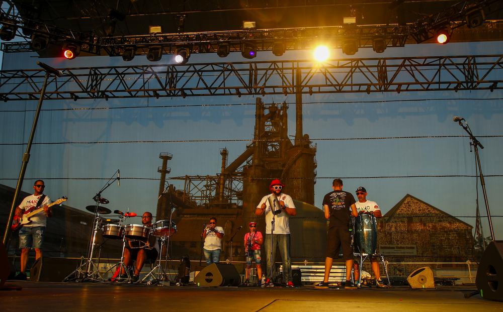 Hector Tricoche & Michael Stuart plays Wind Creek Steel Stage at ...
