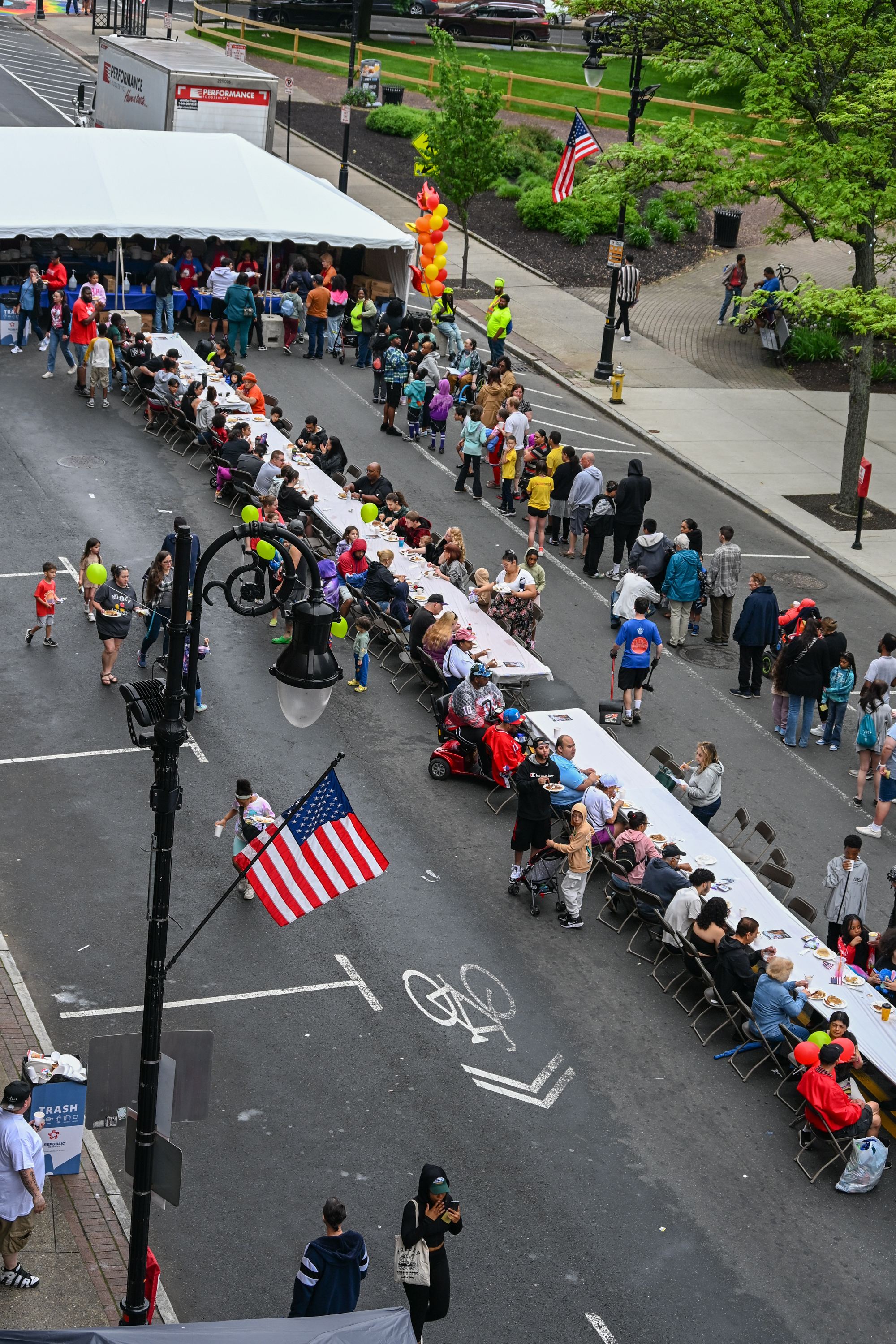 Weather can’t stop hungry pancake crowd - masslive.com