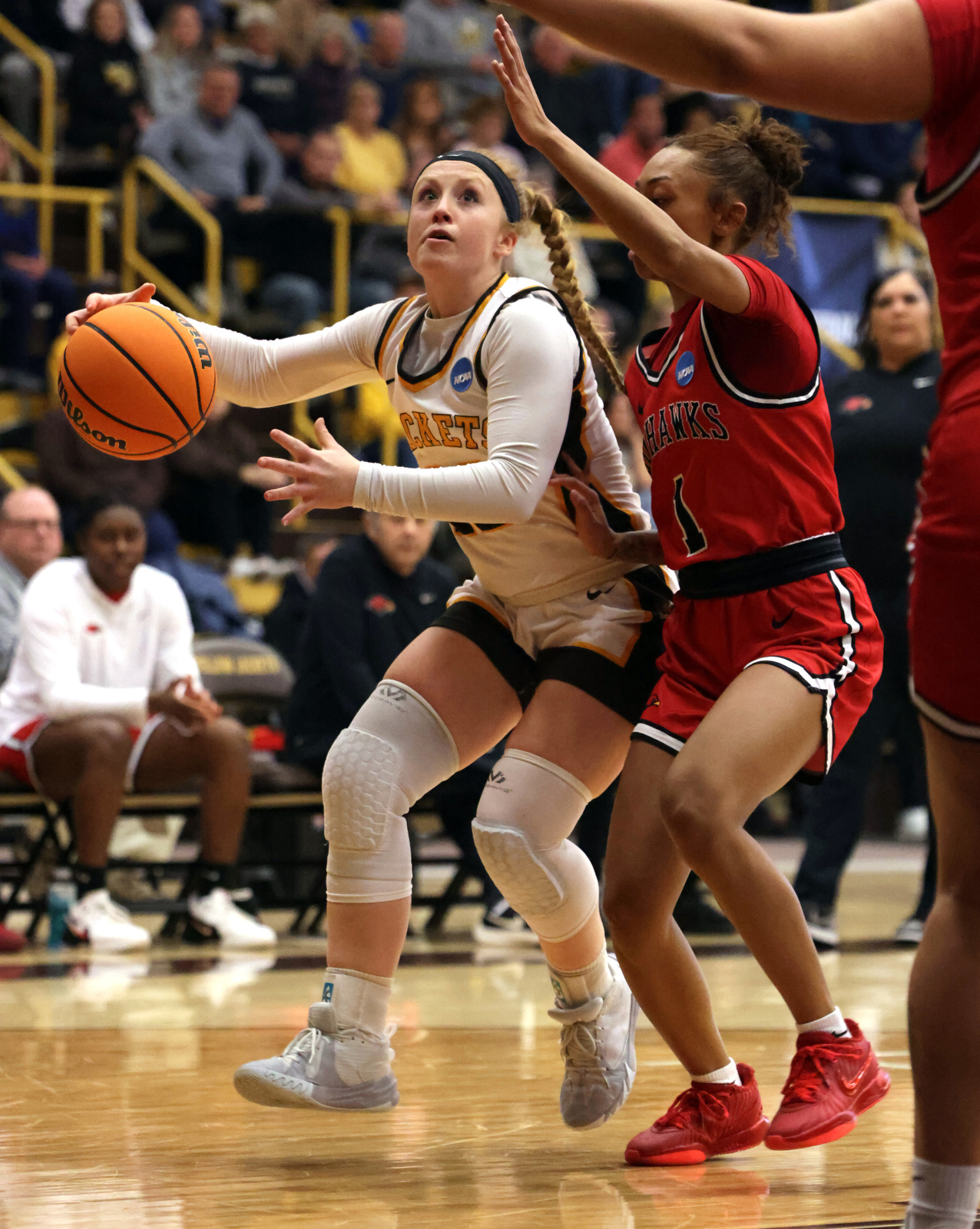 Baldwin Wallace vs. La Roche, Women's Div III basketball first round ...
