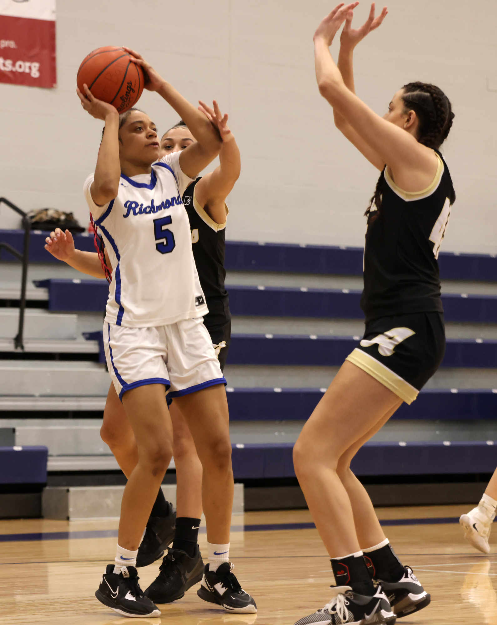 Richmond Heights vs St. Thomas Aquinas Div IV Northeast District ...