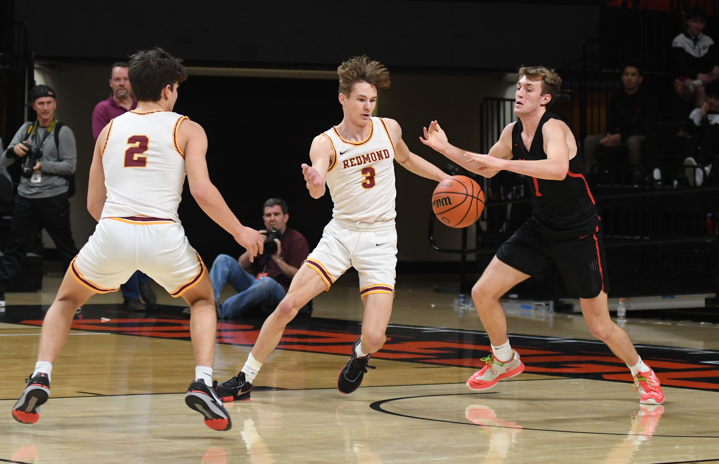 Boys basketball: Redmond Panthers vs Mountain View Cougars - oregonlive.com