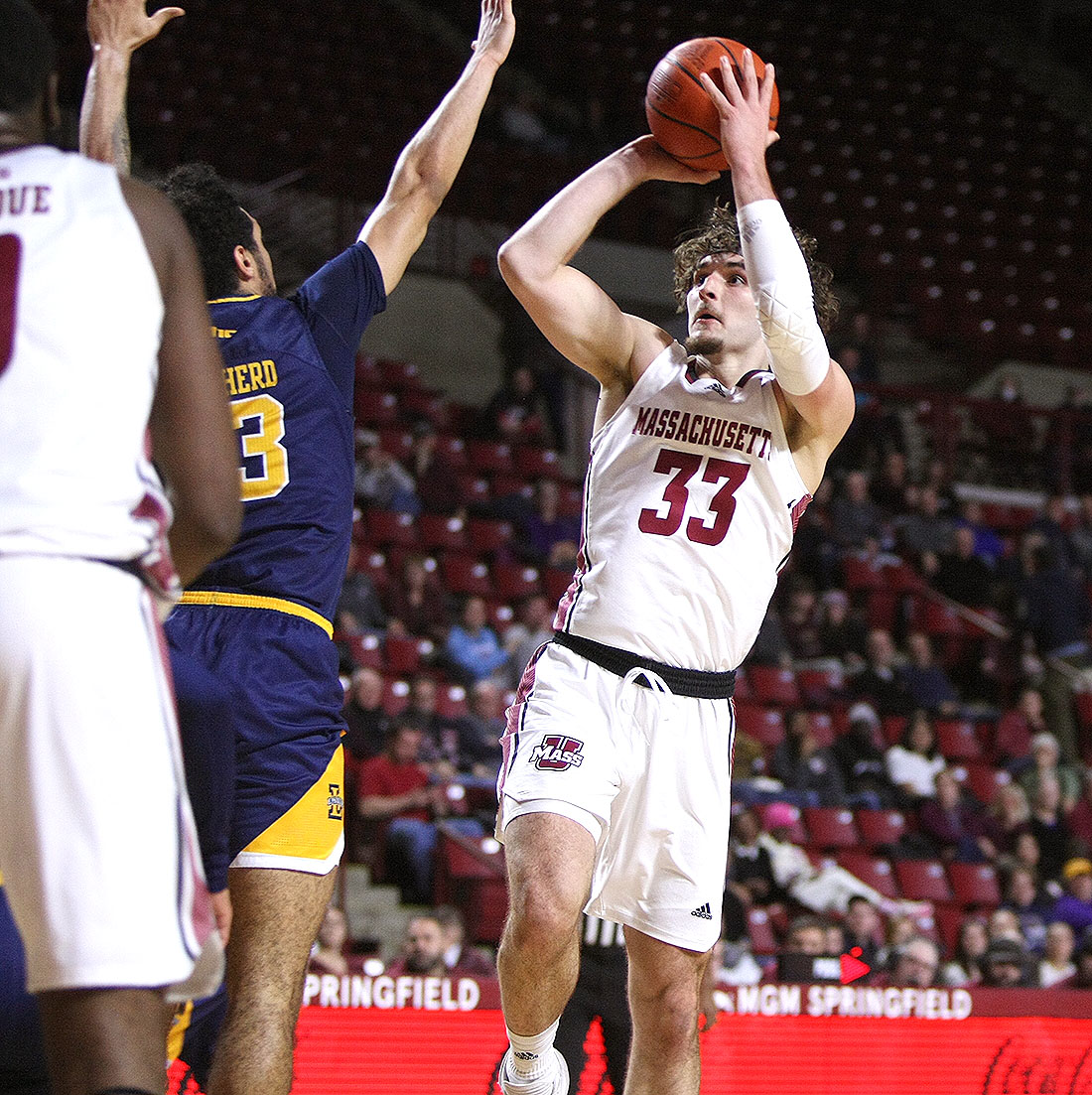 UMass Men's Basketball vs LaSalle 1/11/23 - masslive.com