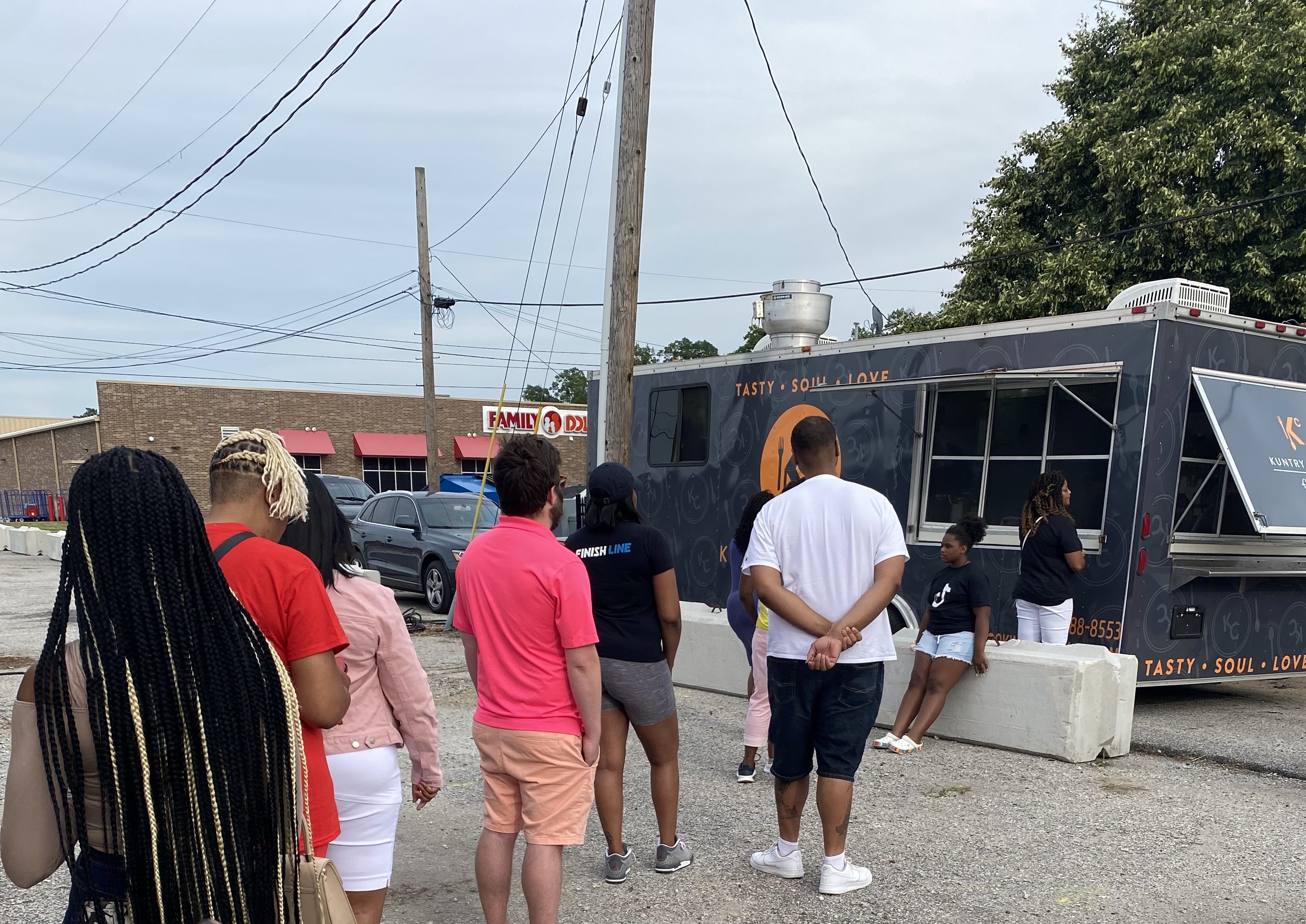 Kuntry Cookin' rolls out new food truck - mlive.com