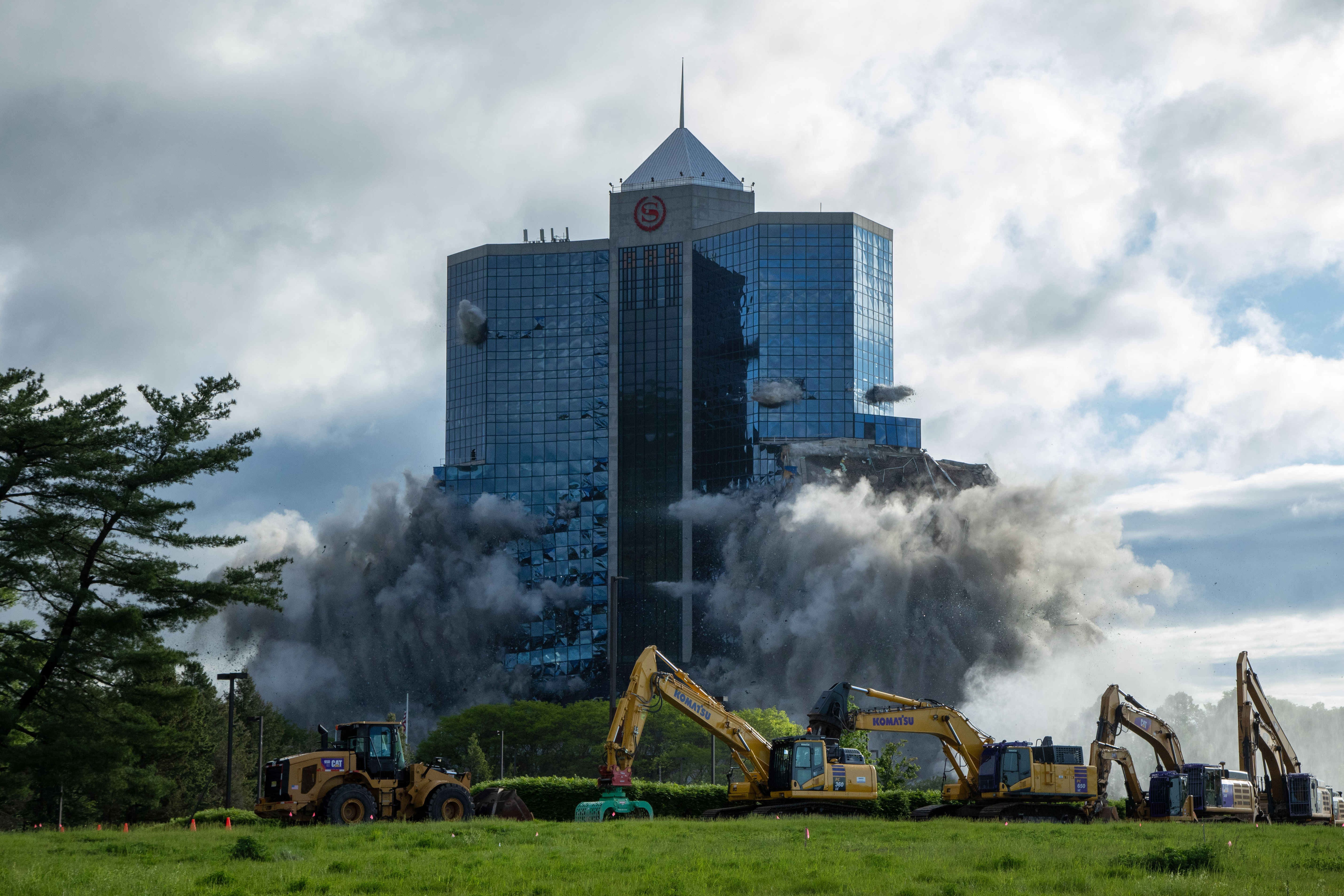 Sheraton Demolition Mahwah - nj.com
