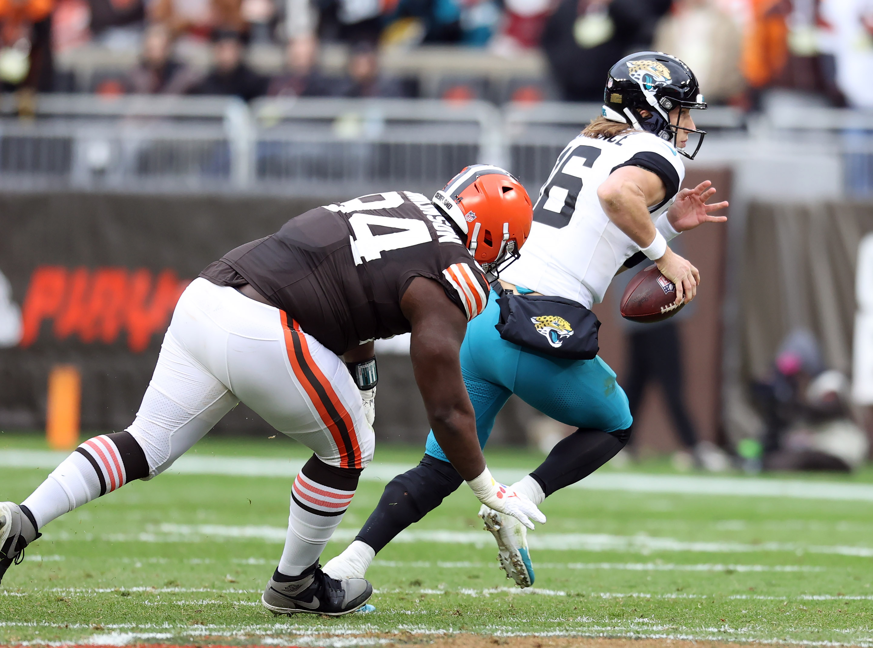 Cleveland Bowns defense vs. Jacksonville Jaguars, December 10, 2023 ...