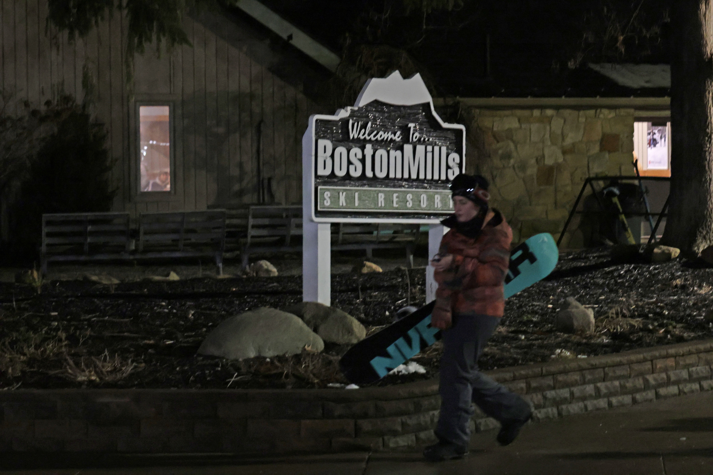 Boston Mills fills the slopes on opening day - cleveland.com