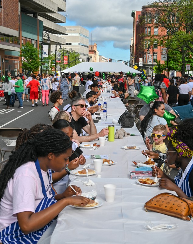 Thousands turn out for World’s Largest Pancake Breakfast in Springfield ...