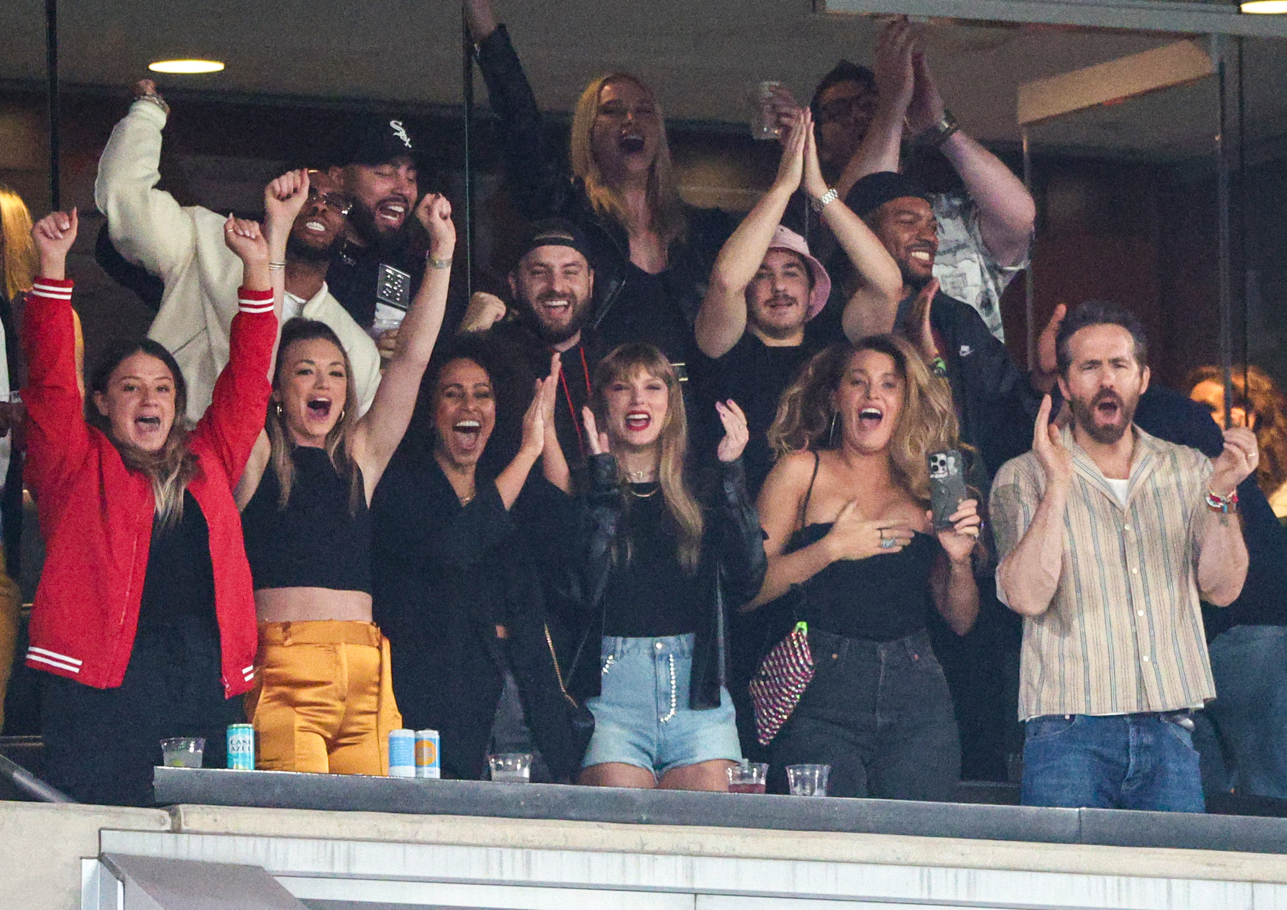 Taylor Swift at MetLife Stadium for Jets vs. Chiefs game - nj.com