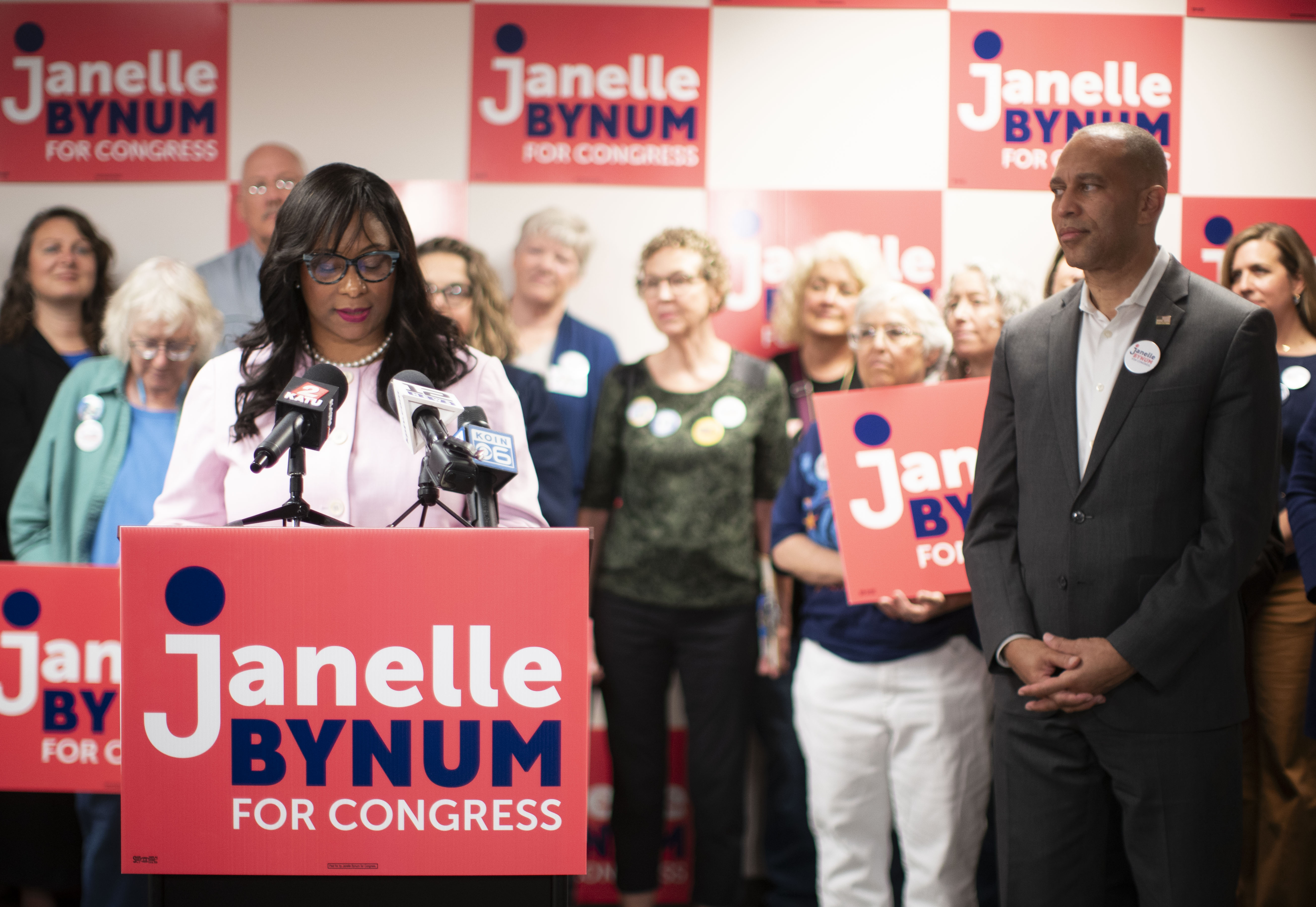 Rep Janelle Bynum and House Minority Leader Hakeem Jeffries ...