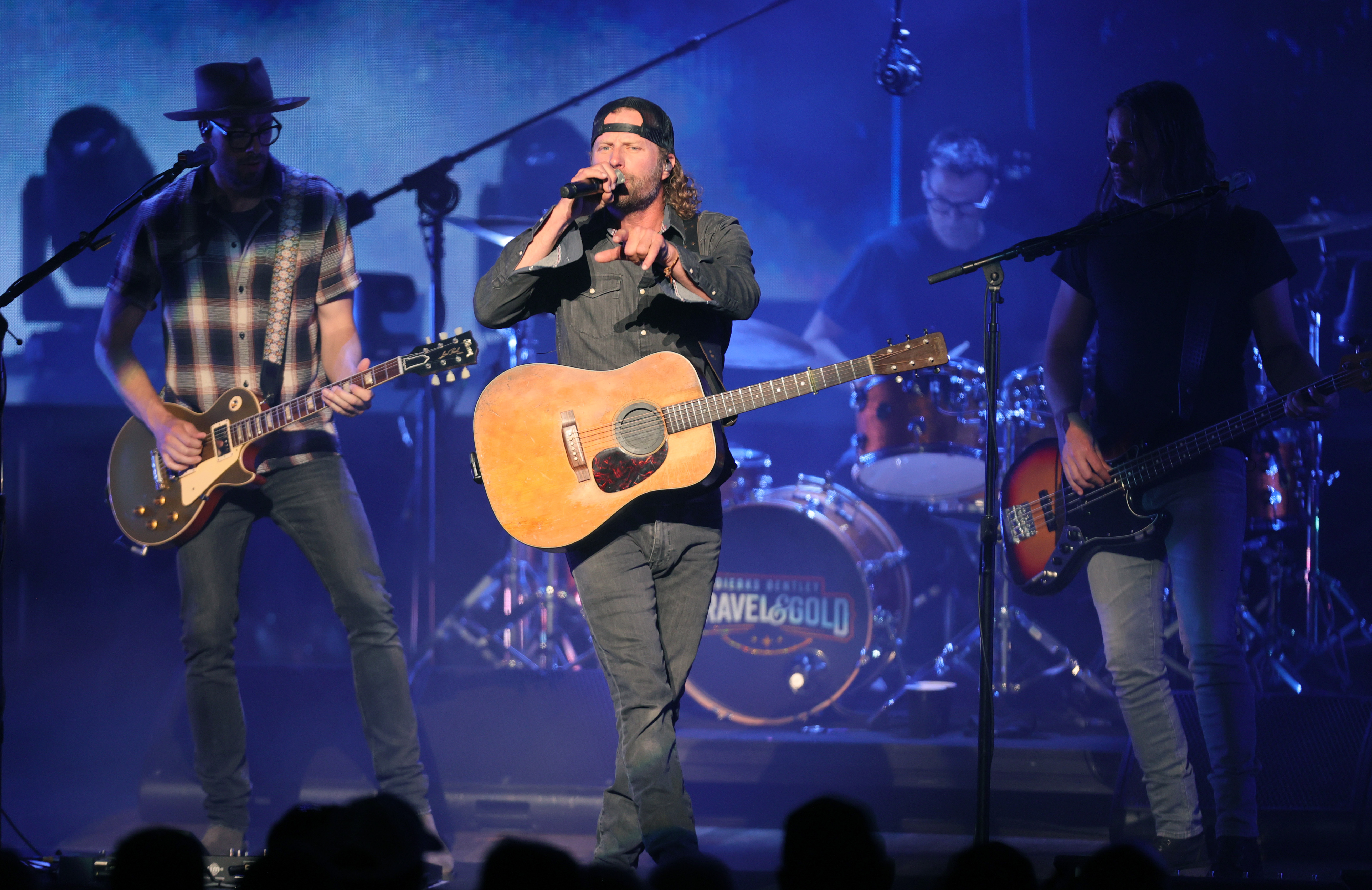 Country music singer Dierks Bentley stops at Blossom Music Center ...