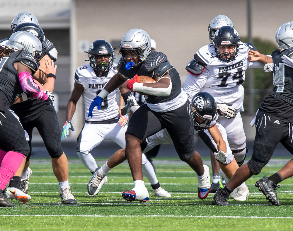 Harrisburg defeats CD East 52-0 in high school football - pennlive.com