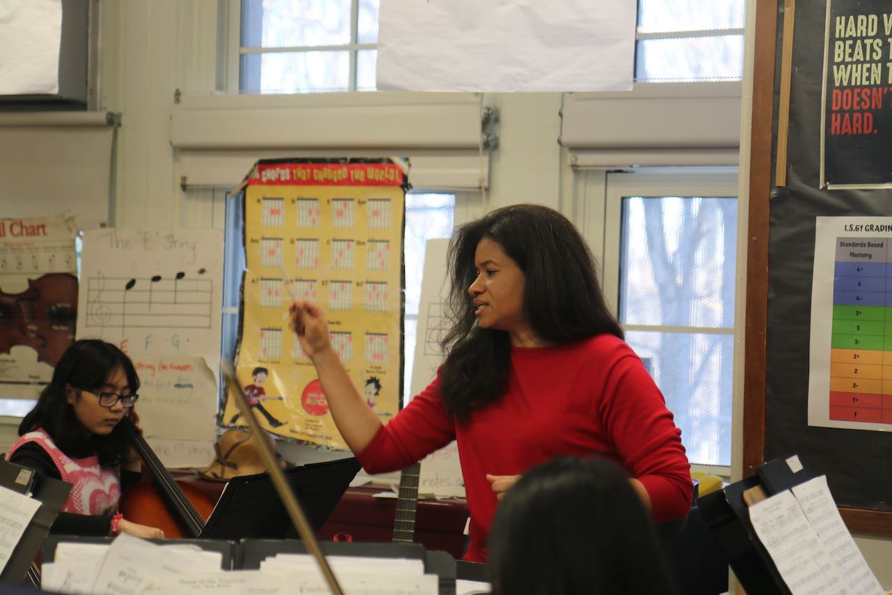 Staten Island music educator brings joy of strings instruments to ...