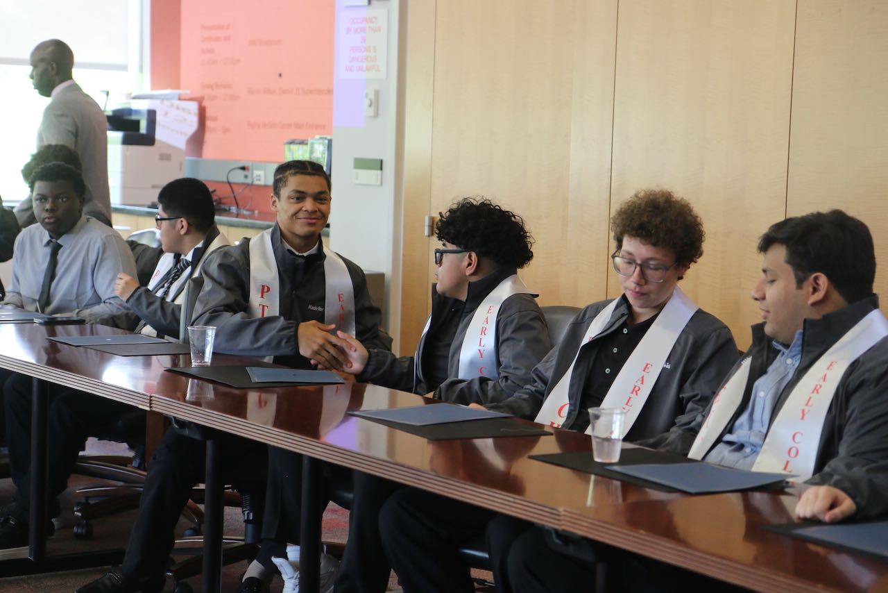 Staten Island's first P-TECH cohort graduates from college-prep program ...