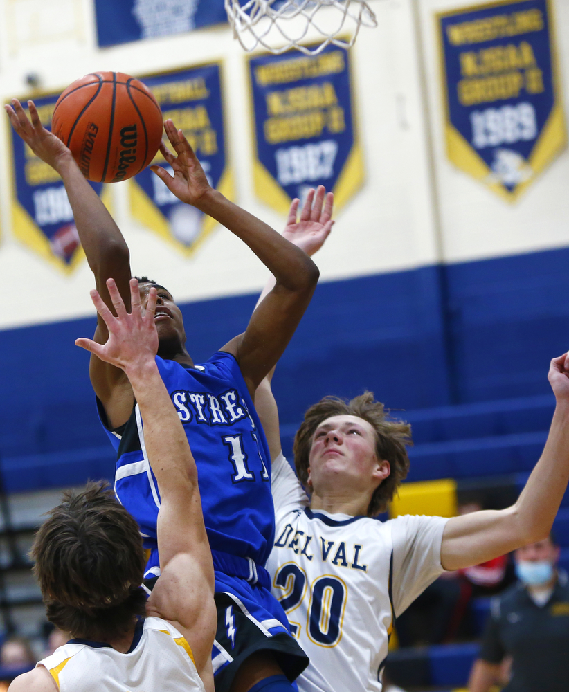 Delaware Valley boys basketball hosts Warren Hills on Jan. 22, 2022 ...