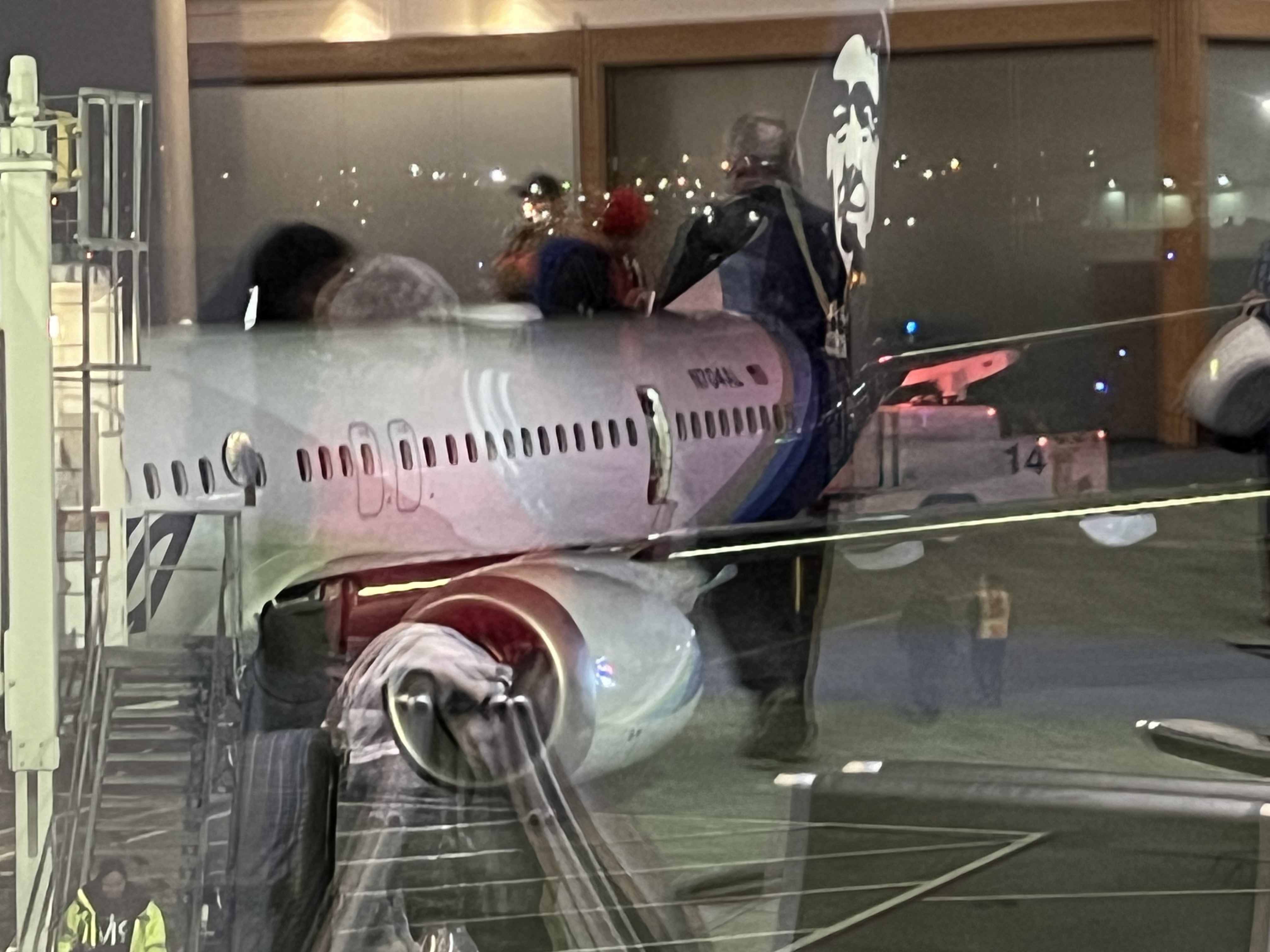 Passengers on Alaska Airlines Flight 1282 share their accounts ...