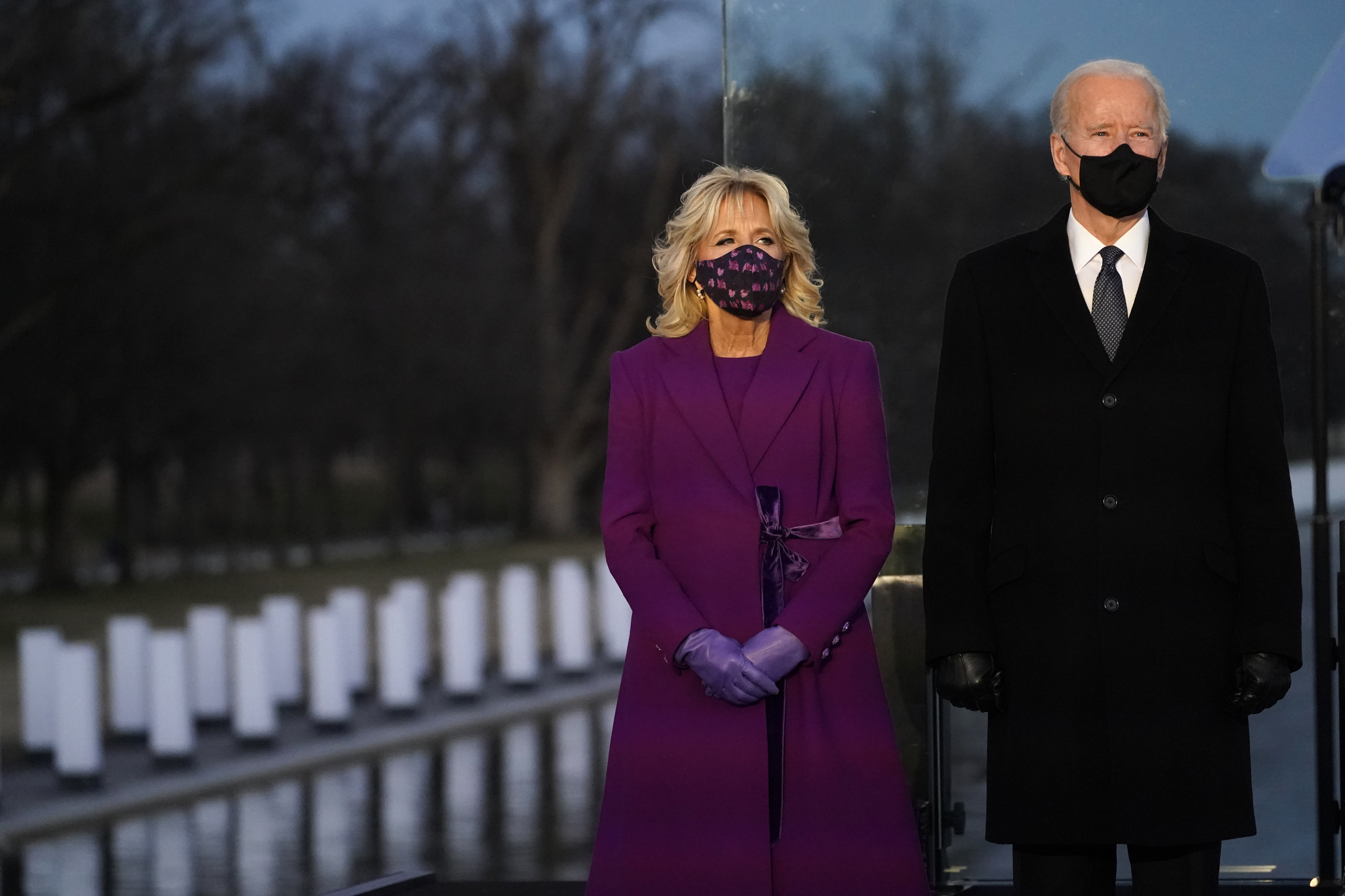 Inauguration 2021: Lamps honor virus victims, flags stand in for people ...