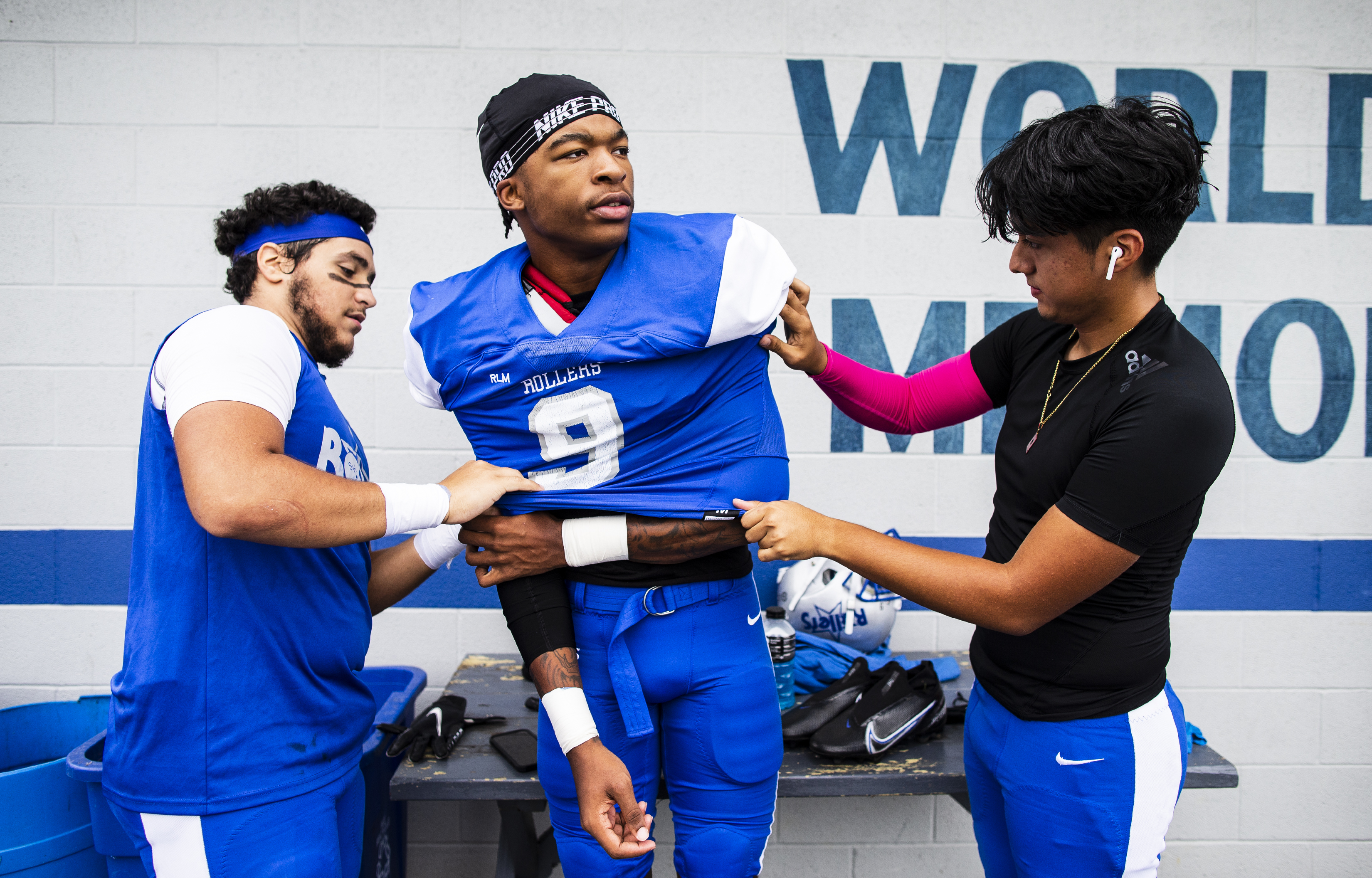 Steel High defeats Trinity 77-0 in week 3 high school football ...
