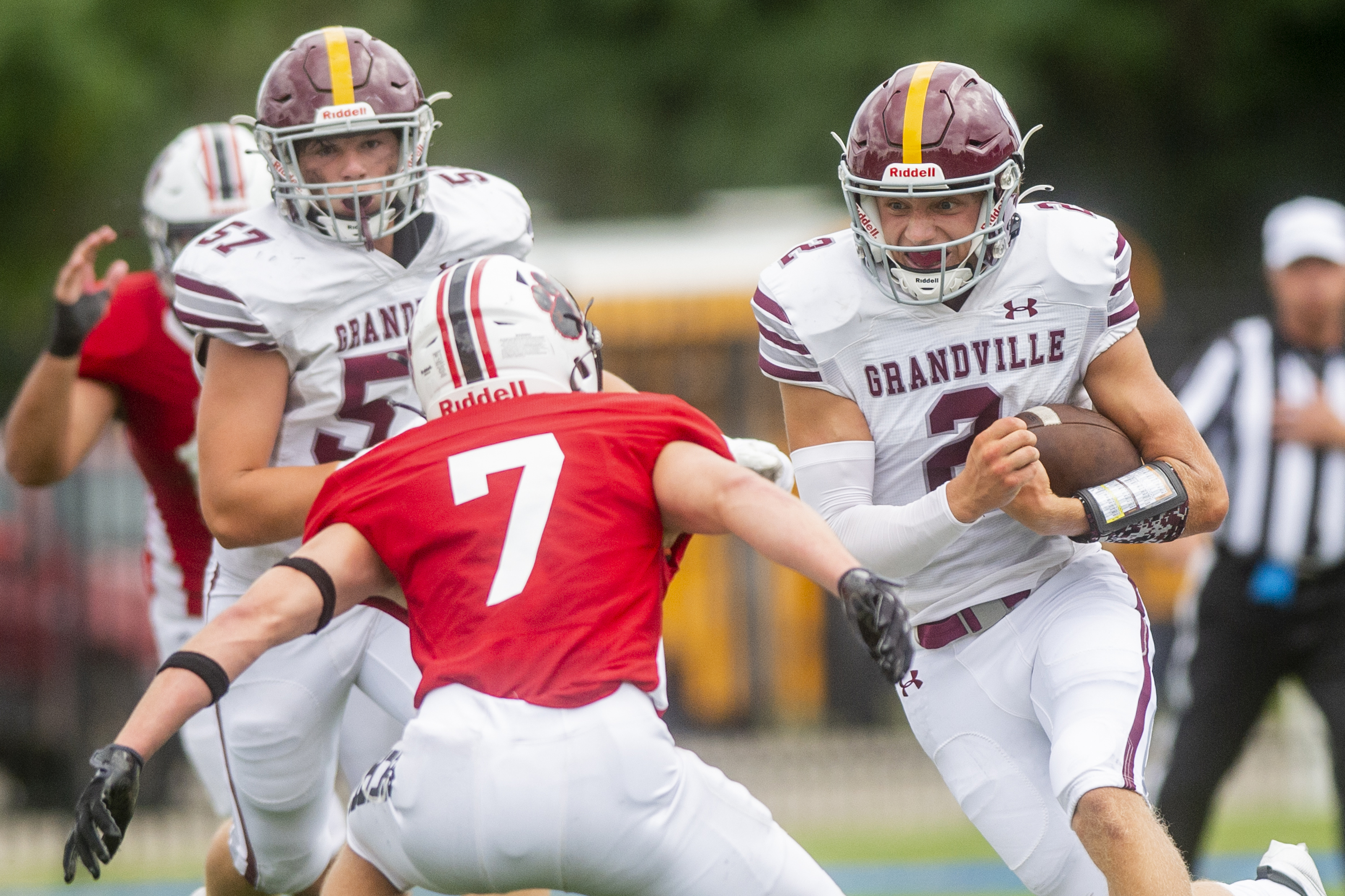 Grandville, Grand Blanc face off in 2022 football season-opener - mlive.com