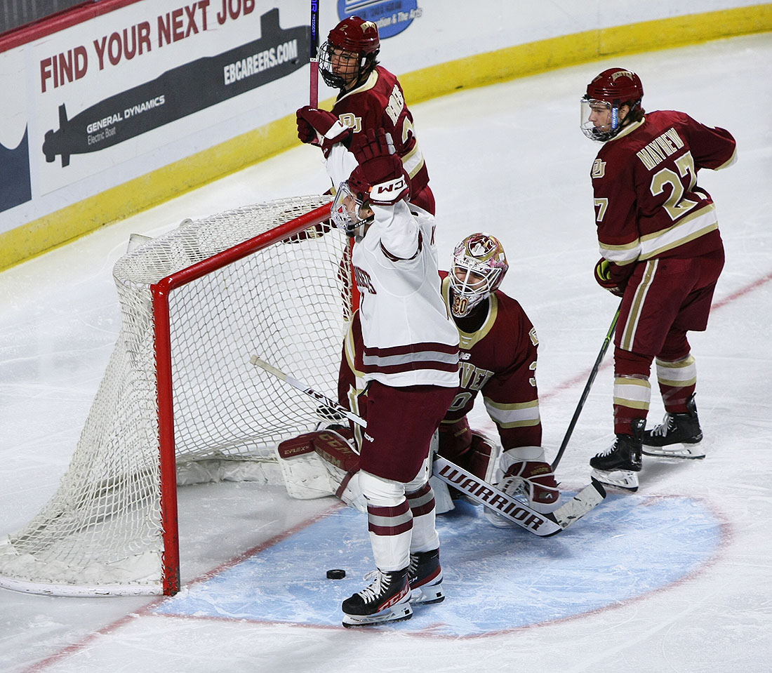 UMass Hockey vs Denver 10/15/22 - masslive.com