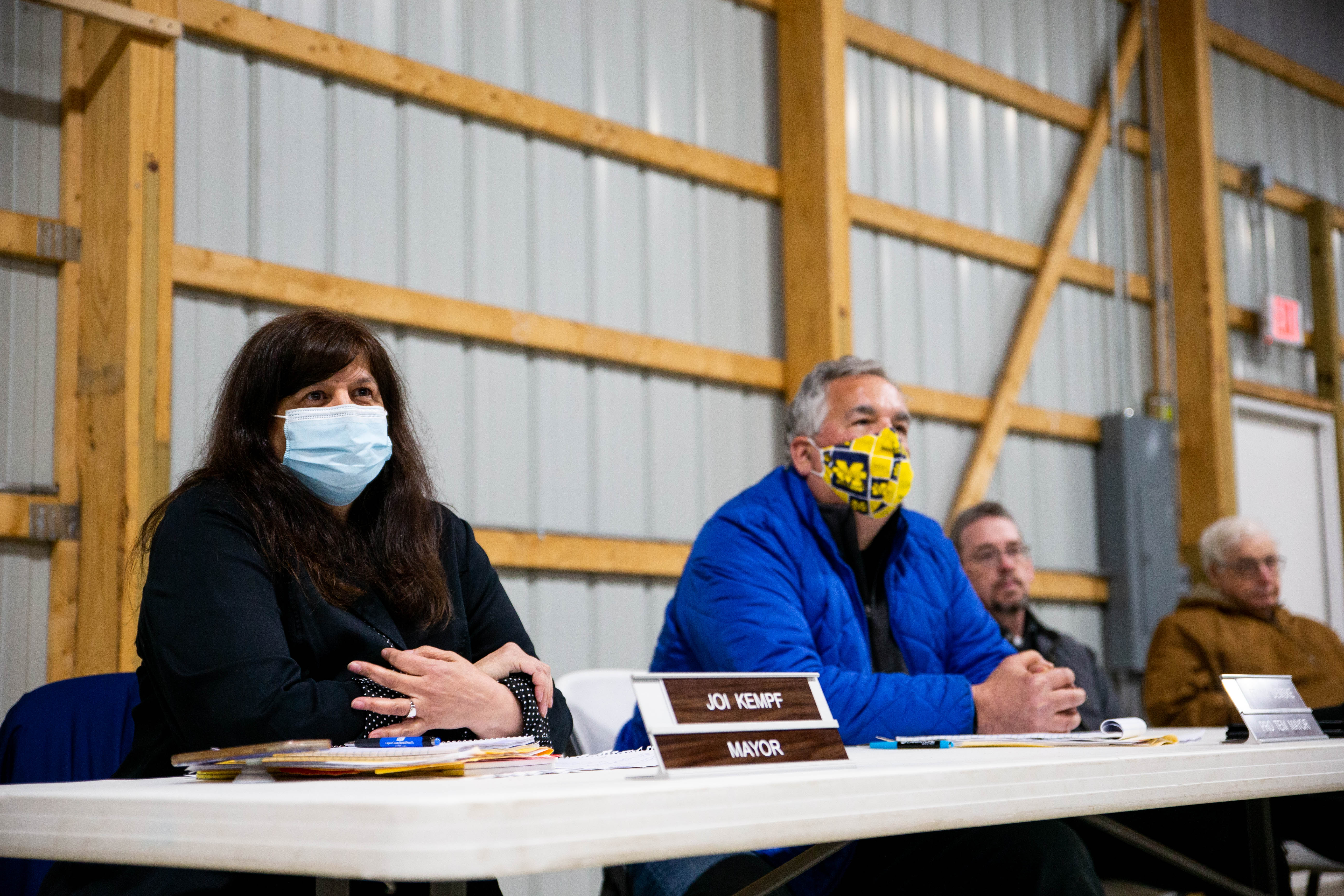 Imlay City community gathers to discuss local police department's ...